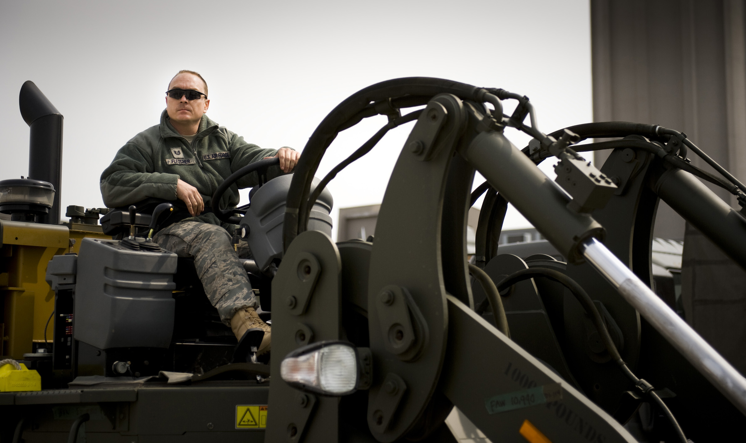 Special ops port dog keeps Operation Tomodachi relief aid flowing at ...