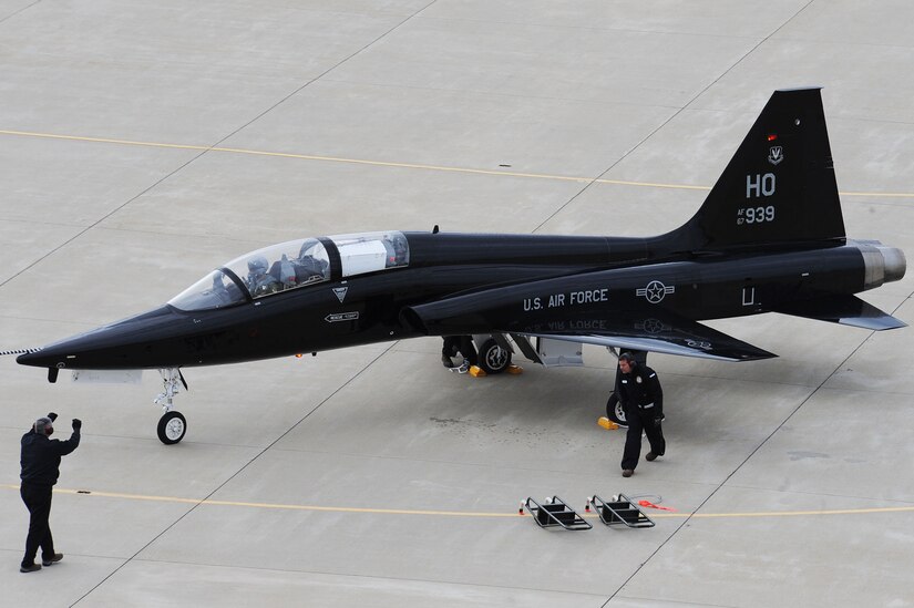 T-38 arrives to supplement F-22 training > Joint Base Langley-Eustis ...