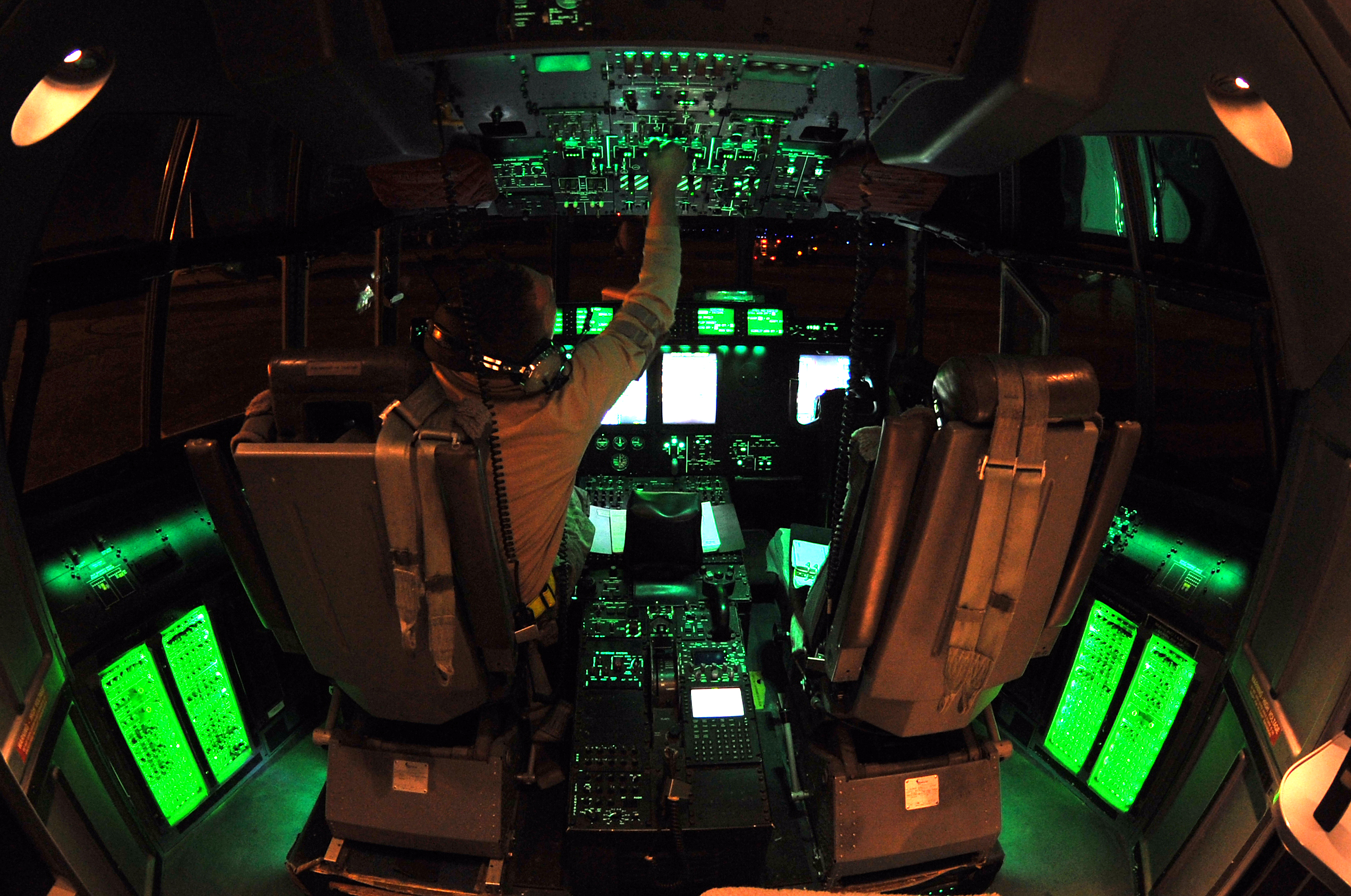 Night ops at the Rock > Little Rock Air Force Base > News happening ...