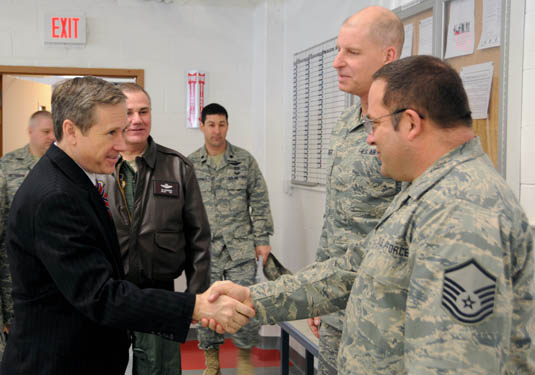 Illinois Senator tours 183d Fighter Wing