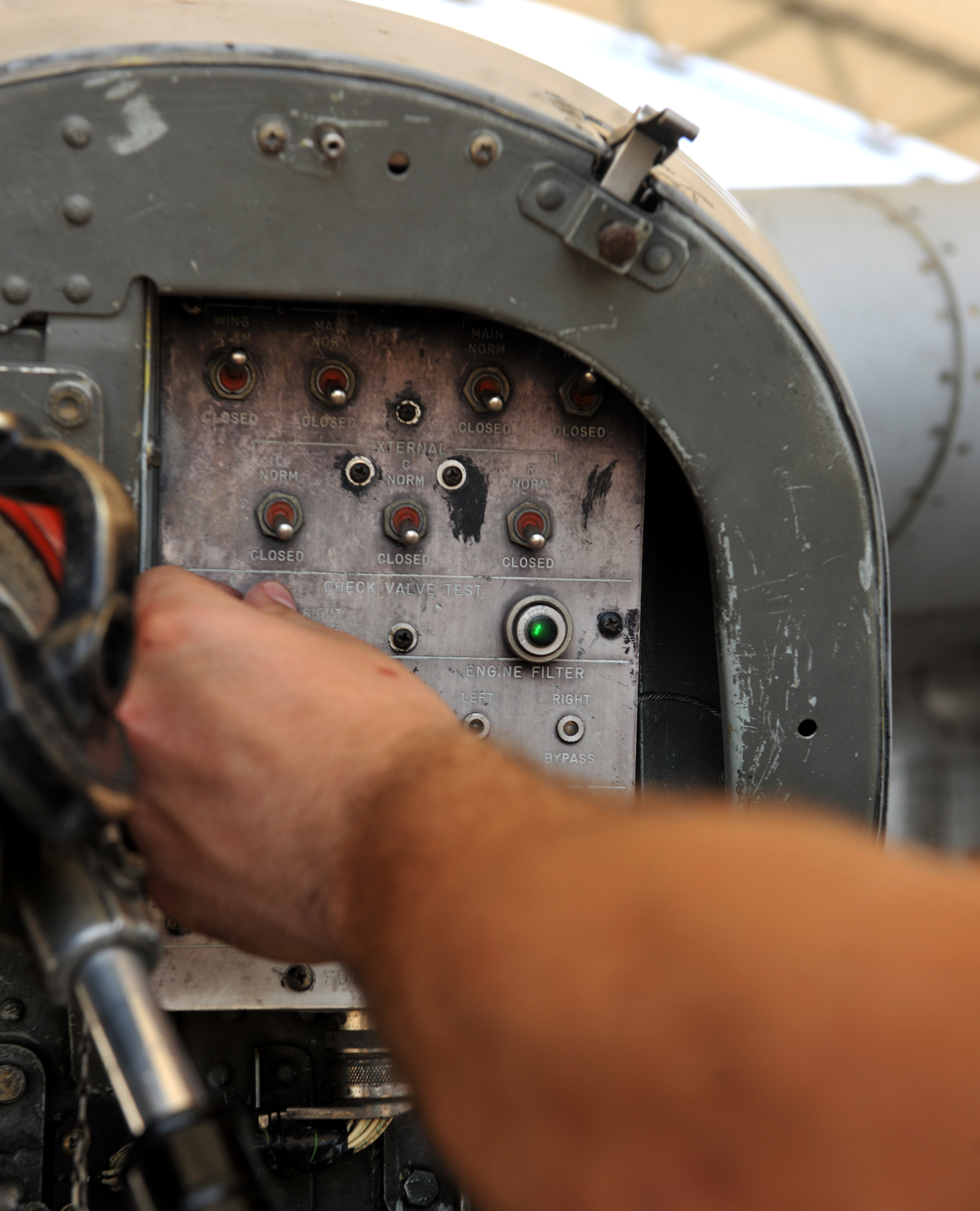 Photos: Refueling the A-10s > Air Combat Command > Article Display