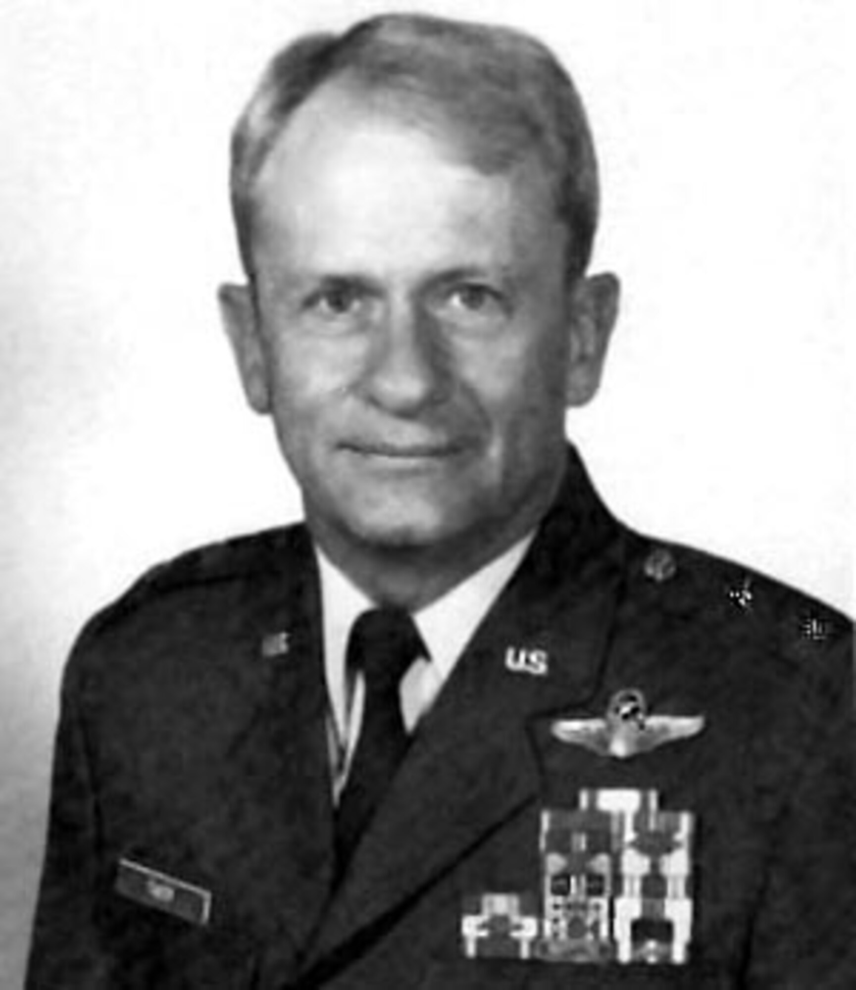 MAJOR GENERAL DALE C. TABOR > Air Force > Biography Display