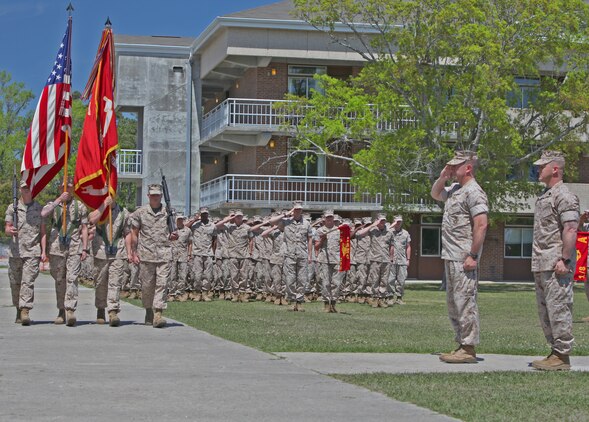 1/8 Adds Afghanistan campaign streamer to battle colors > 2nd Marine ...
