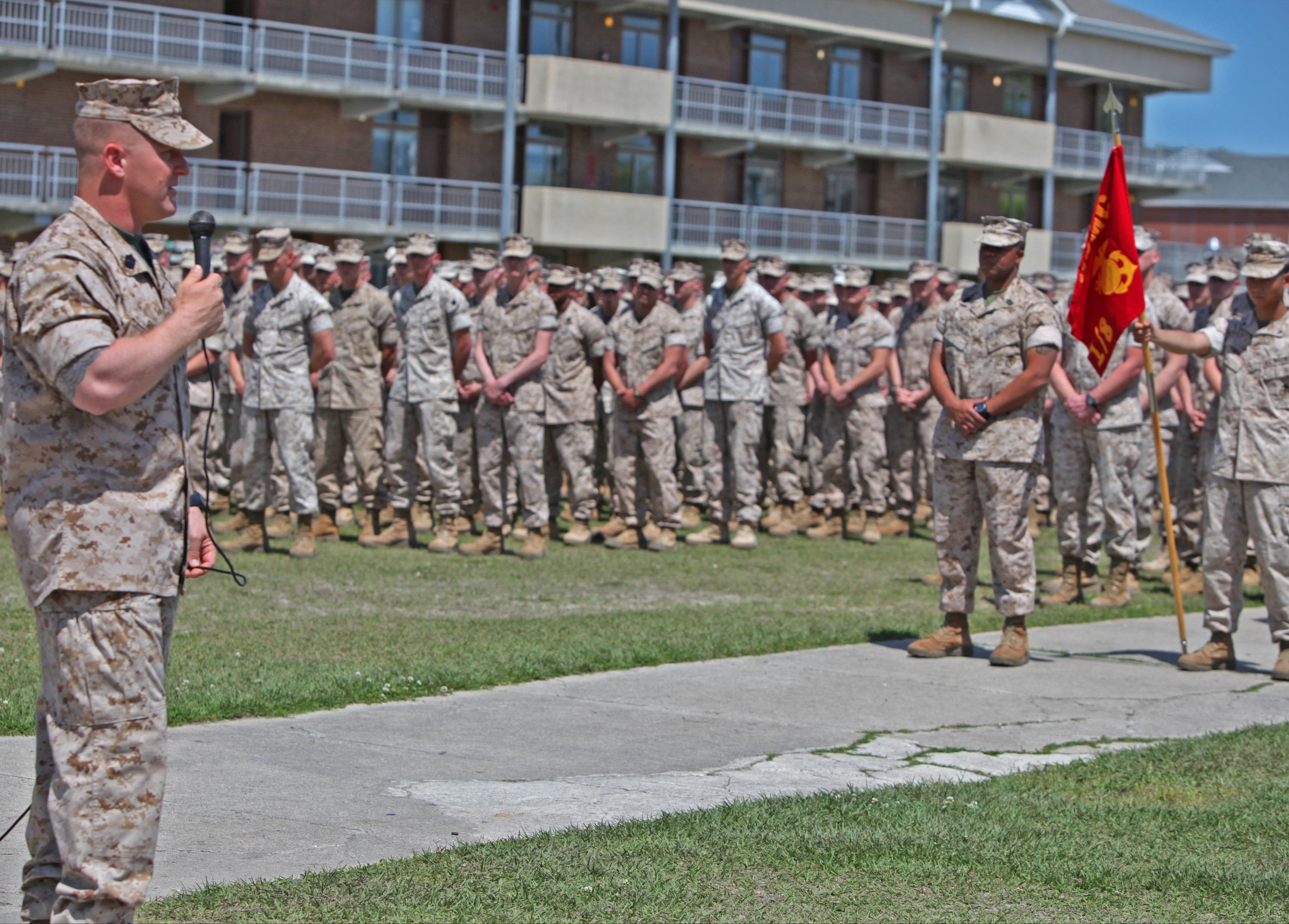 1/8 Adds Afghanistan campaign streamer to battle colors > 2nd Marine ...