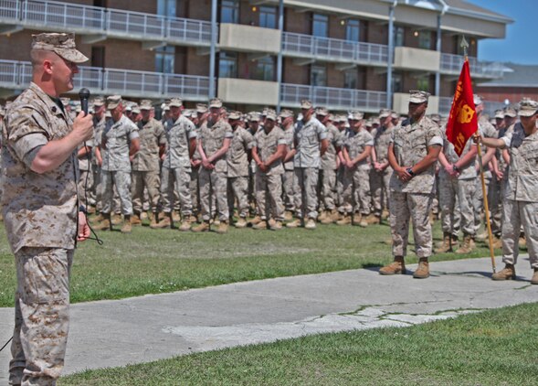 1/8 Adds Afghanistan campaign streamer to battle colors > 2nd Marine ...