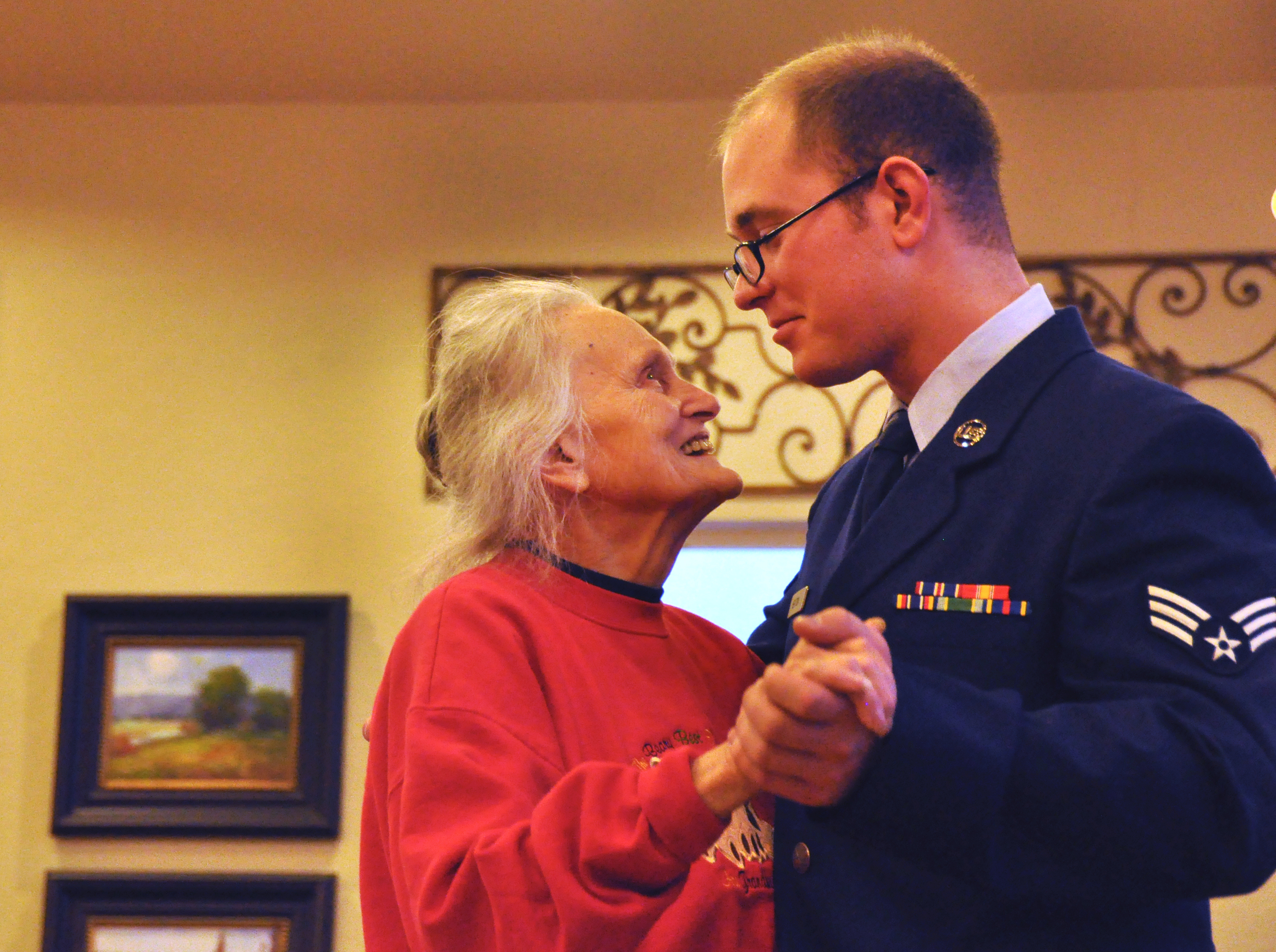 SLIDESHOW: The swing of things > 419th Fighter Wing > News