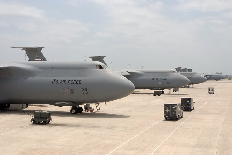 433rd Airlift Wing to acquire C-5M, retire some C-5A aircraft > 433rd ...