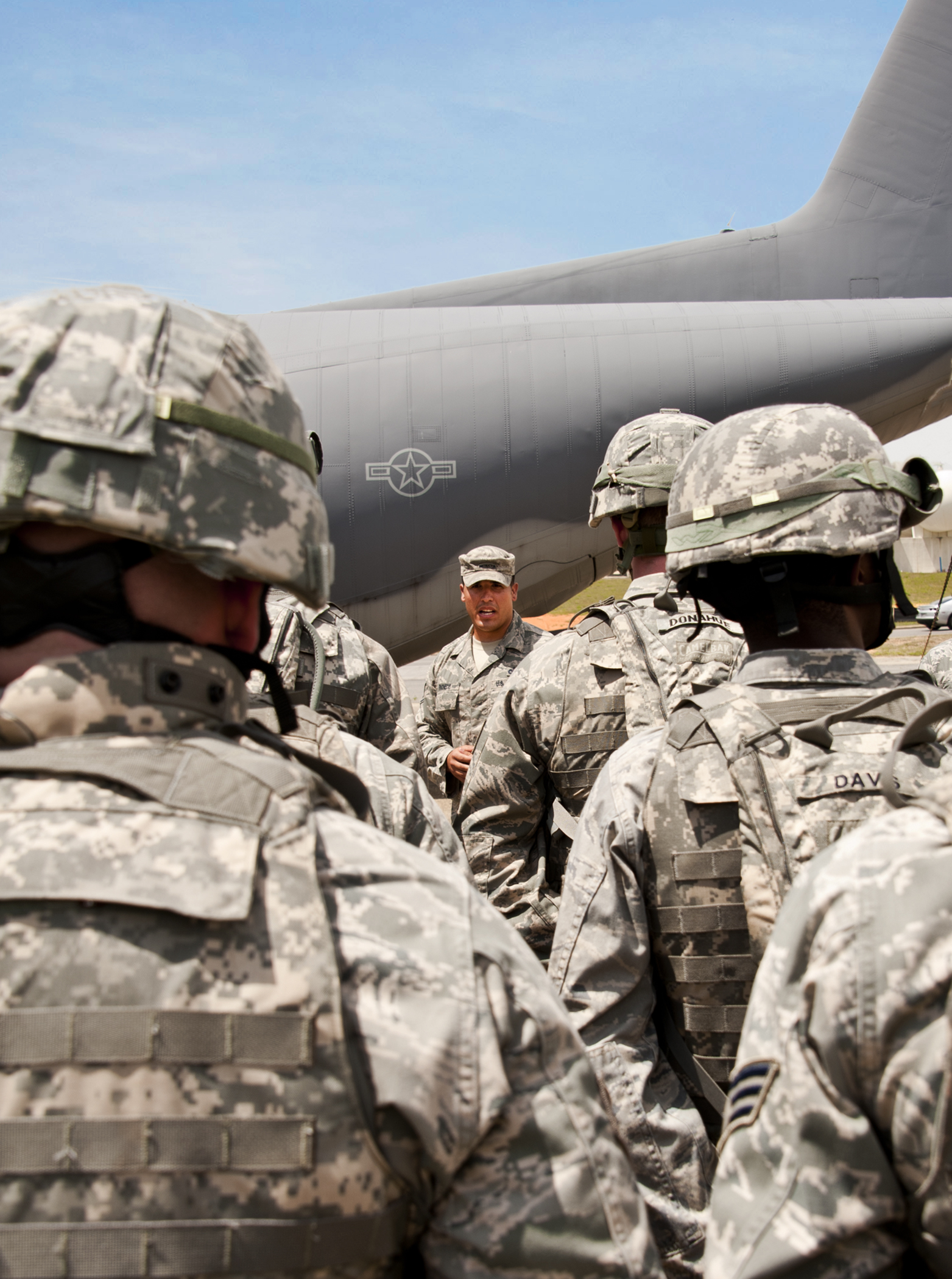 Ground Combat train Airmen on flightline security > Eglin Air Force ...