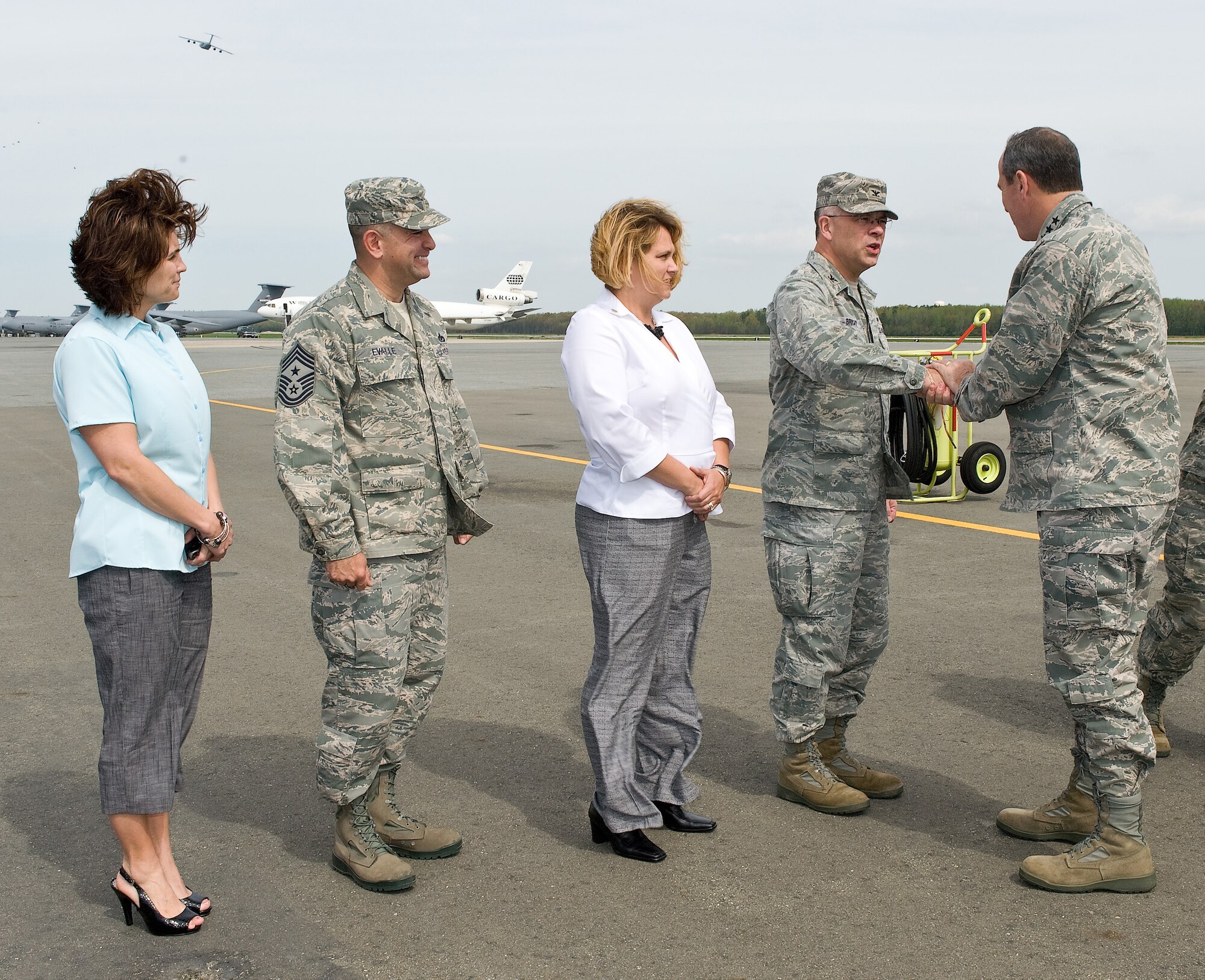 AMC commander visits Team Dover > 512th Airlift Wing > Article Display