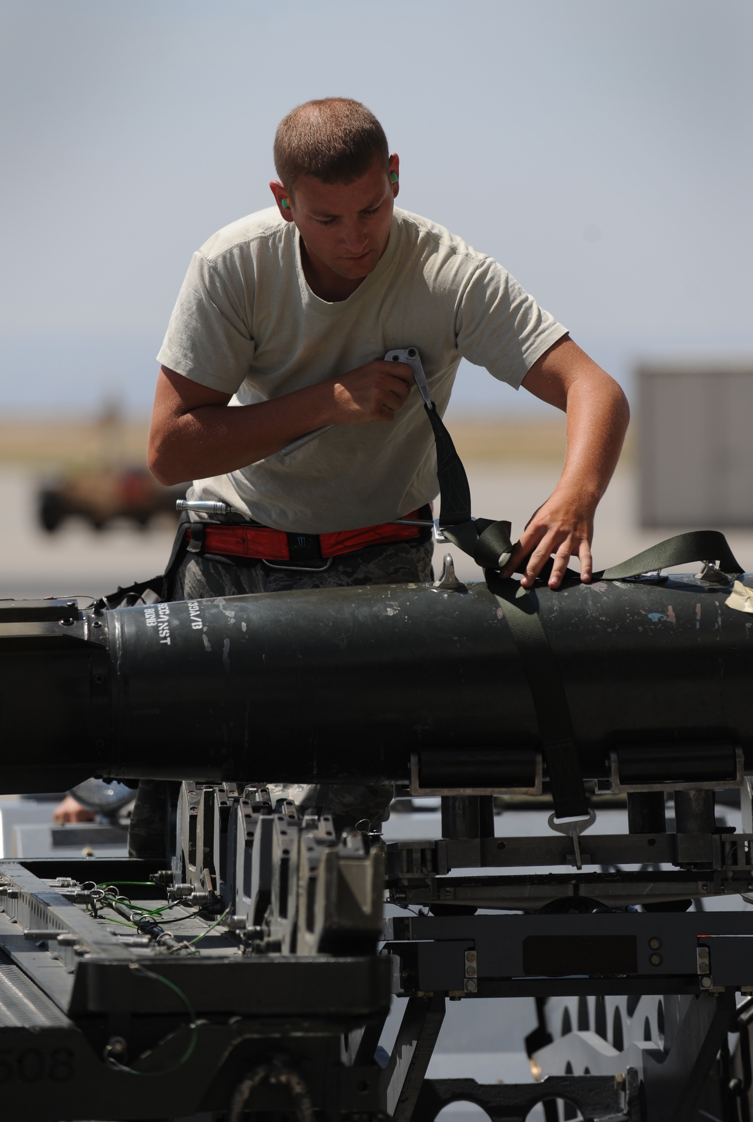 391st wins quarterly weapons load competition > Mountain Home Air Force ...