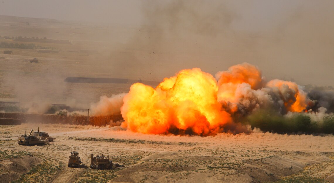 Mine-Clearing Line Charges pave way for ground troops > 2nd Marine ...