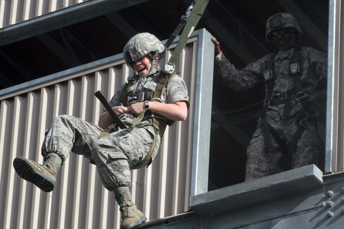 Army engineers teach Air Force JROTC cadets airborne basics > Joint ...