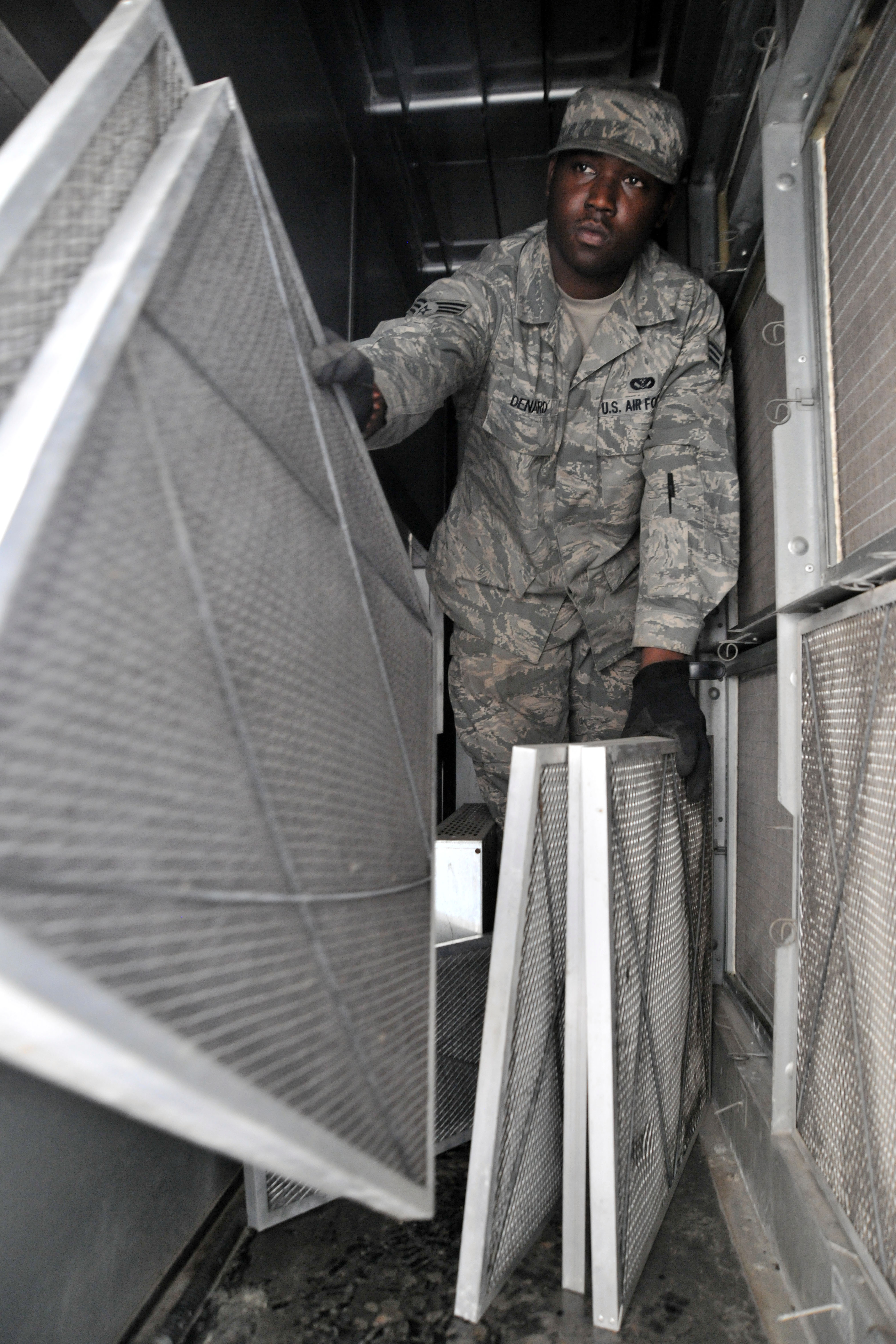 8th CE HVAC shop keeps things cool > Kunsan Air Base > Kunsan Air Base
