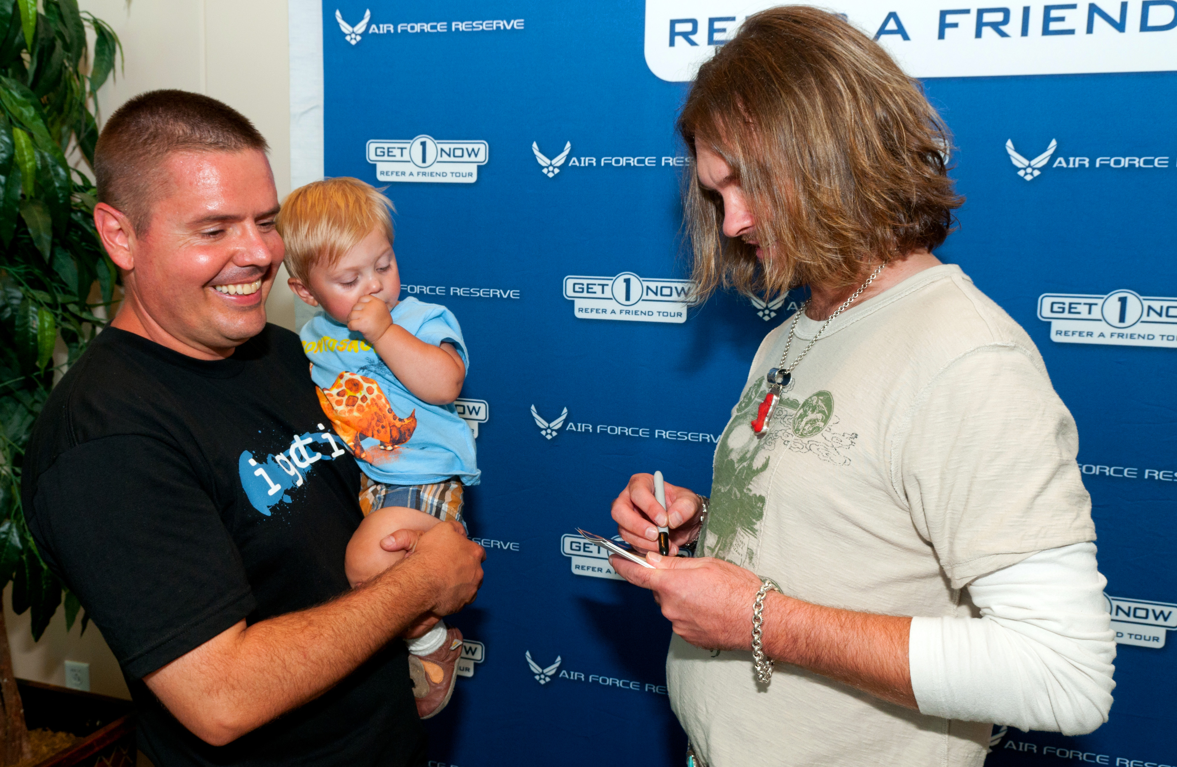 Bo Bice rocks 310th Mission Support Group family day > 310th Space Wing ...