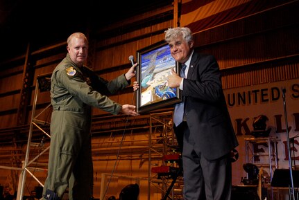 Leno presented with 1st place artwork