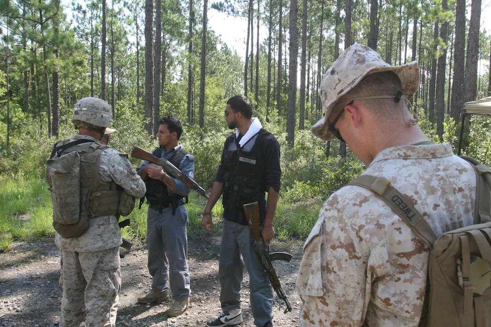 2/6 conducts counter insurgency training > 2nd Marine Division > Article