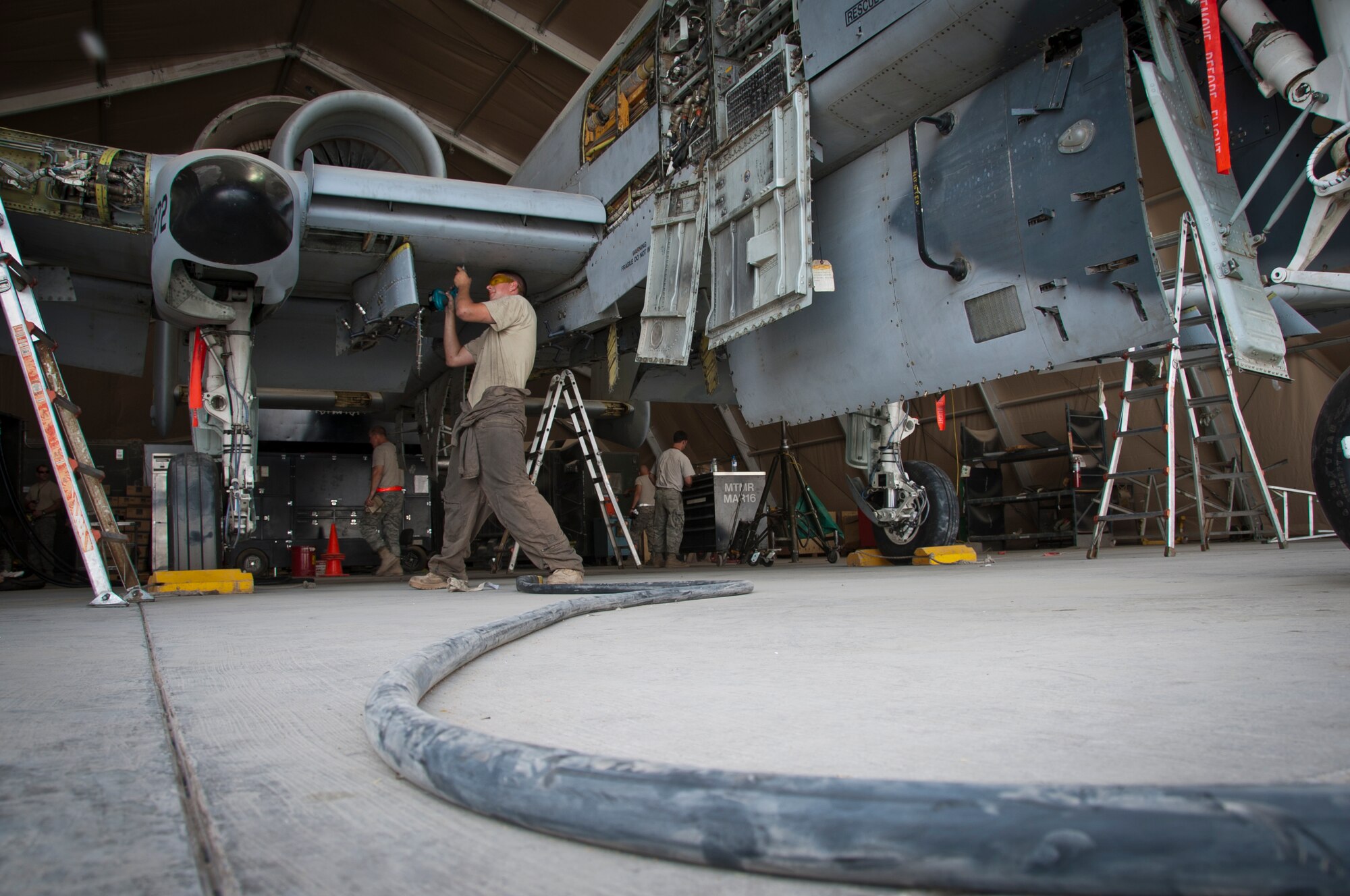Maintenance teamwork keeps A-10s flying over Afghanistan > U.S. Air ...