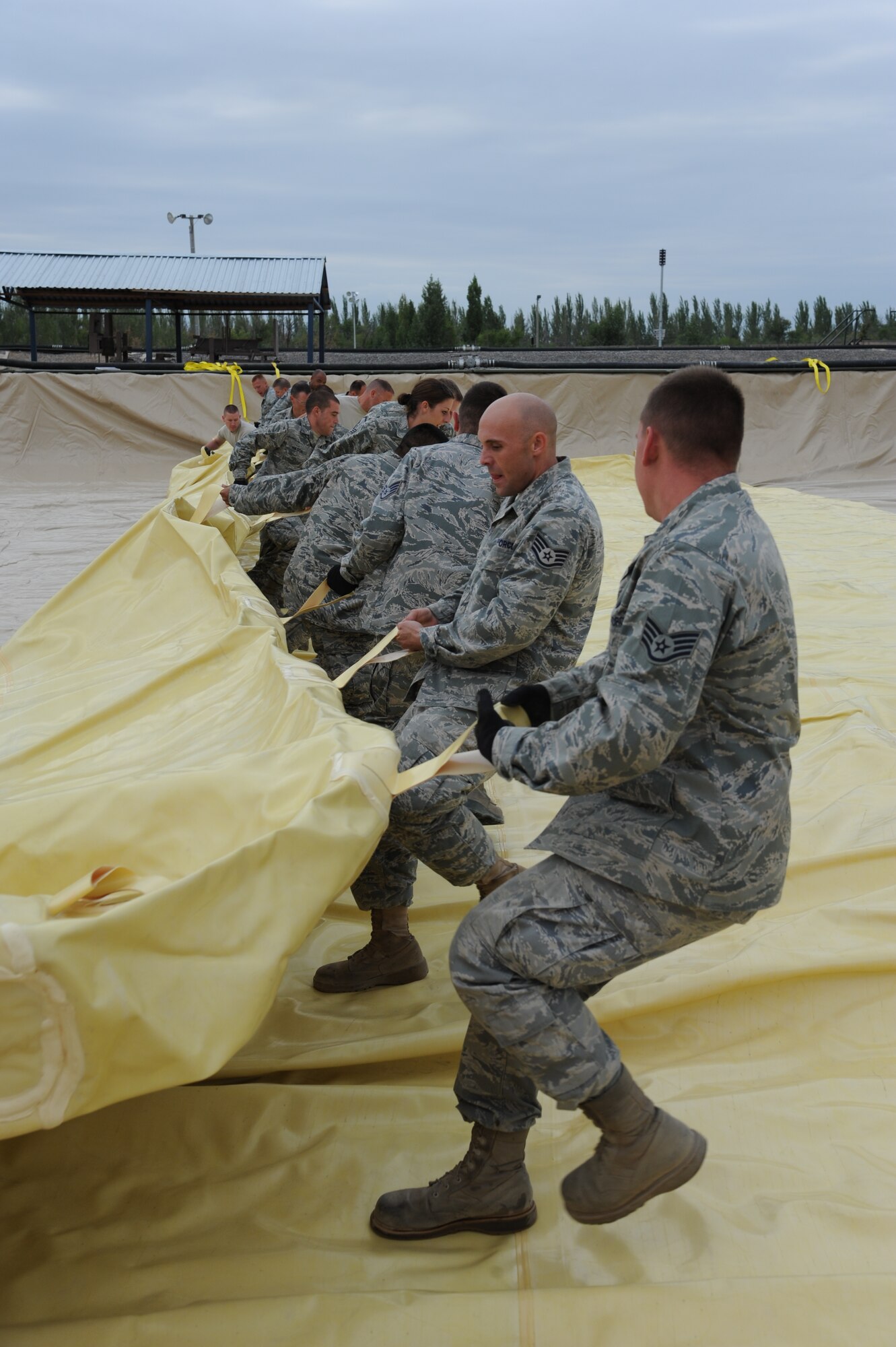 376th ELRS replaces fuel bladder > U.S. Air Forces Central > News