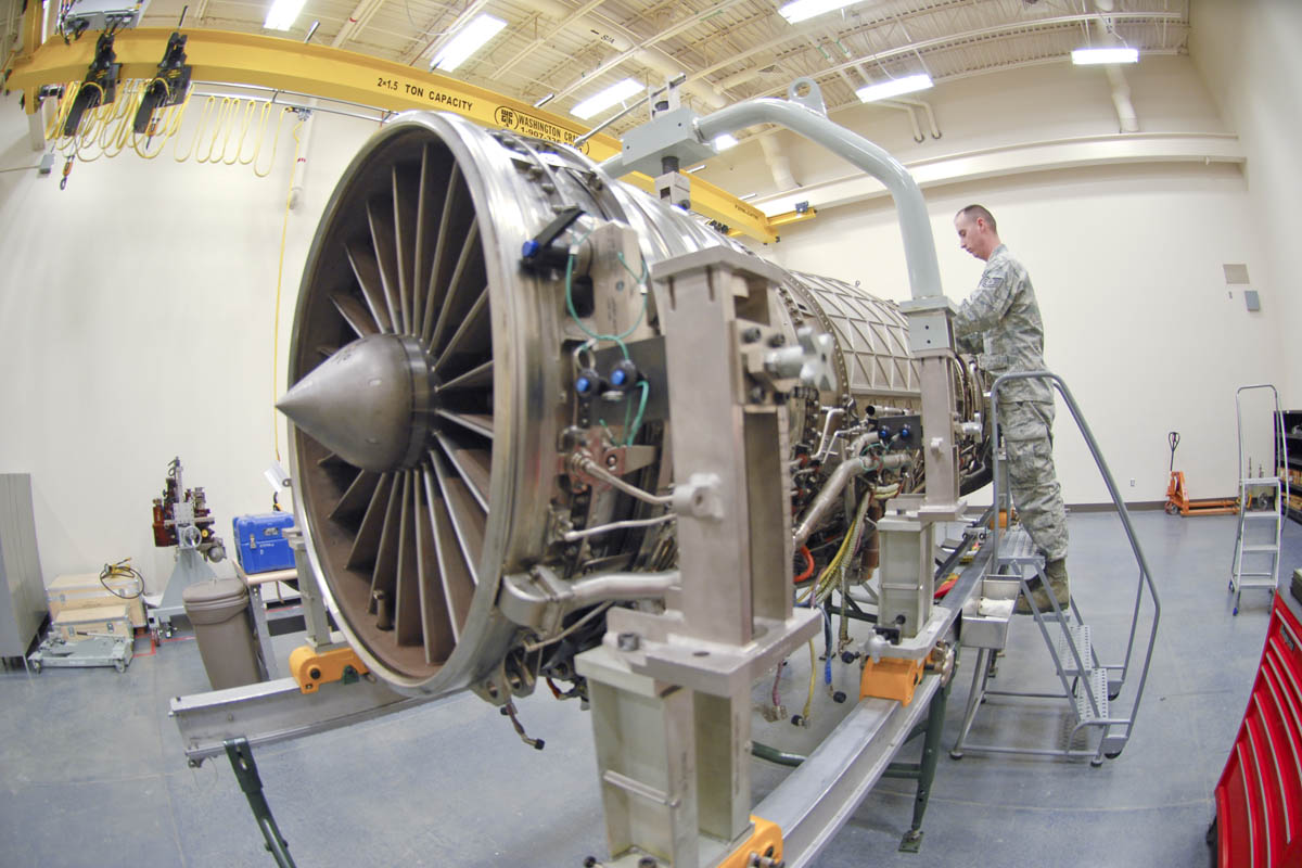 Field training division offers F-22 engine classes > Joint Base ...