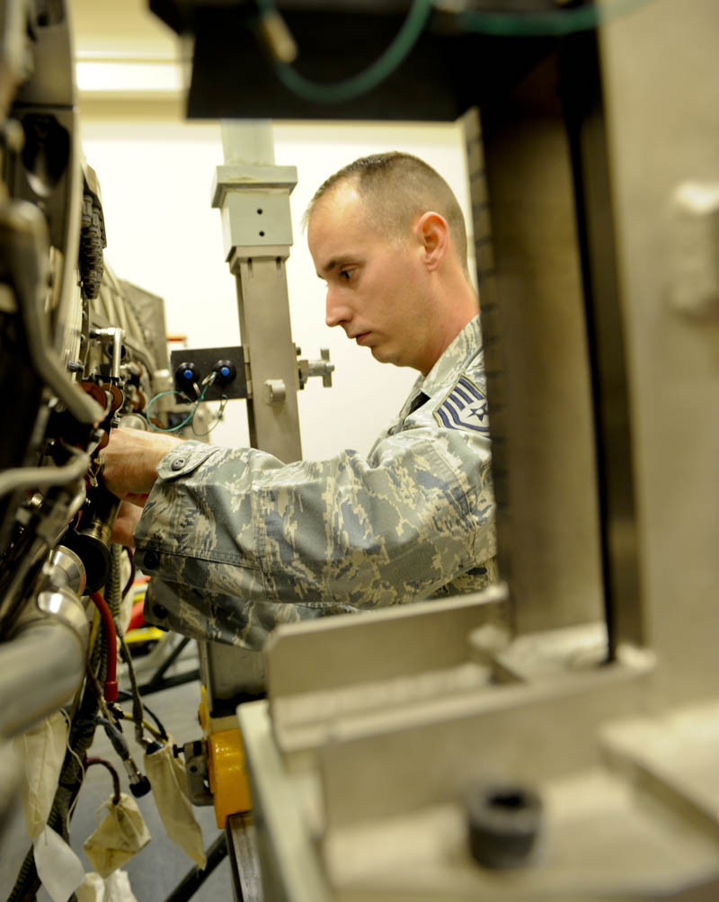 Field training division offers F-22 engine classes > Joint Base ...