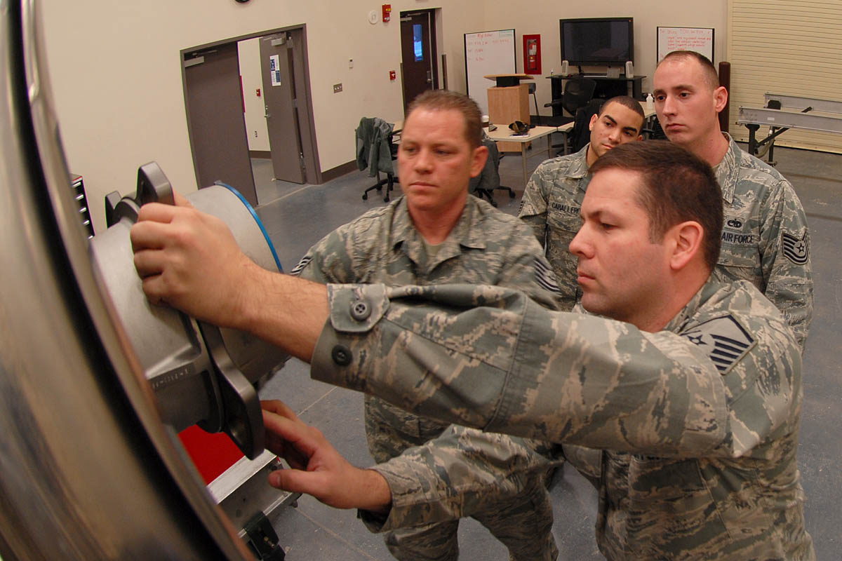 Field training division offers F-22 engine classes > Joint Base ...