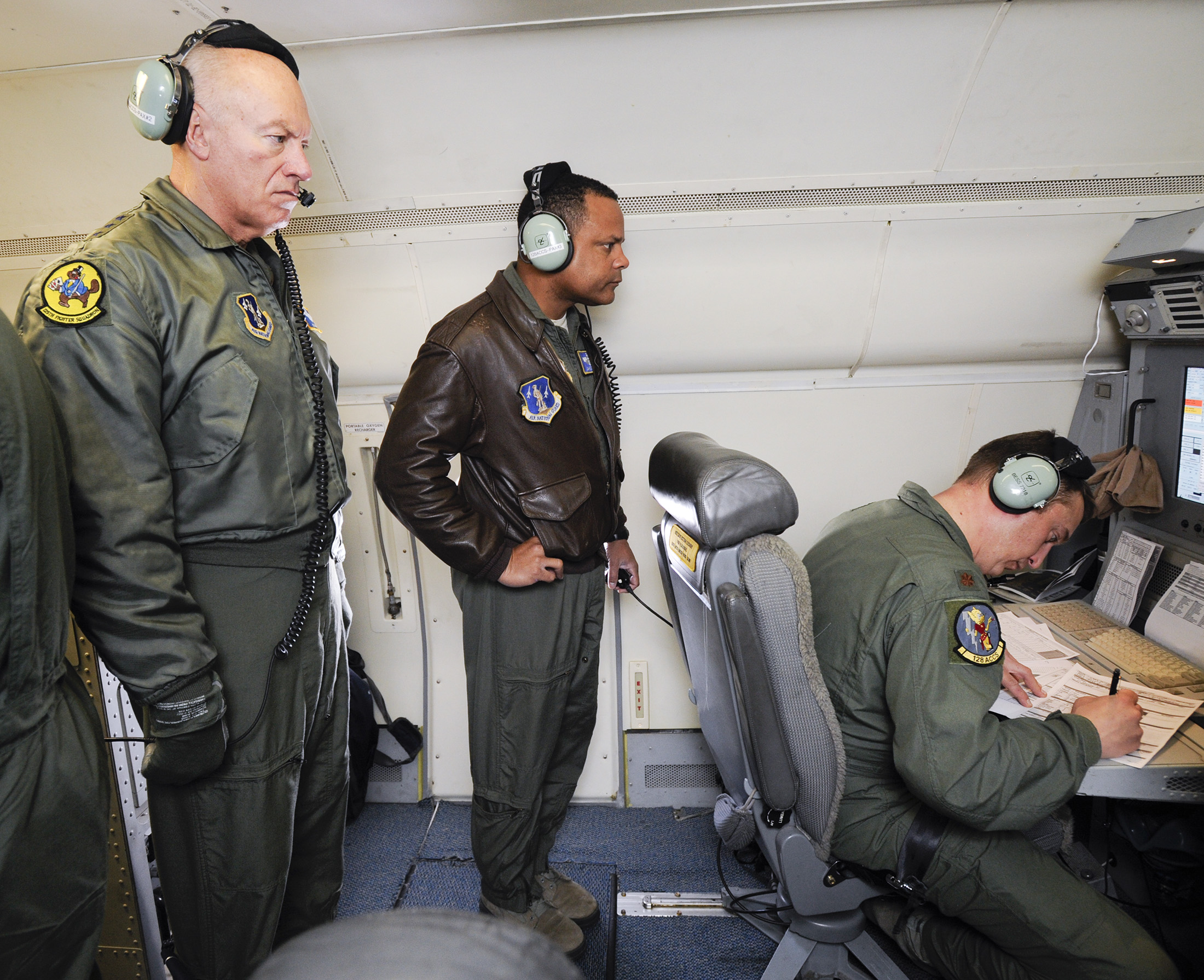 ANG Leadership and Congressman view JSTARS in action > Air National ...
