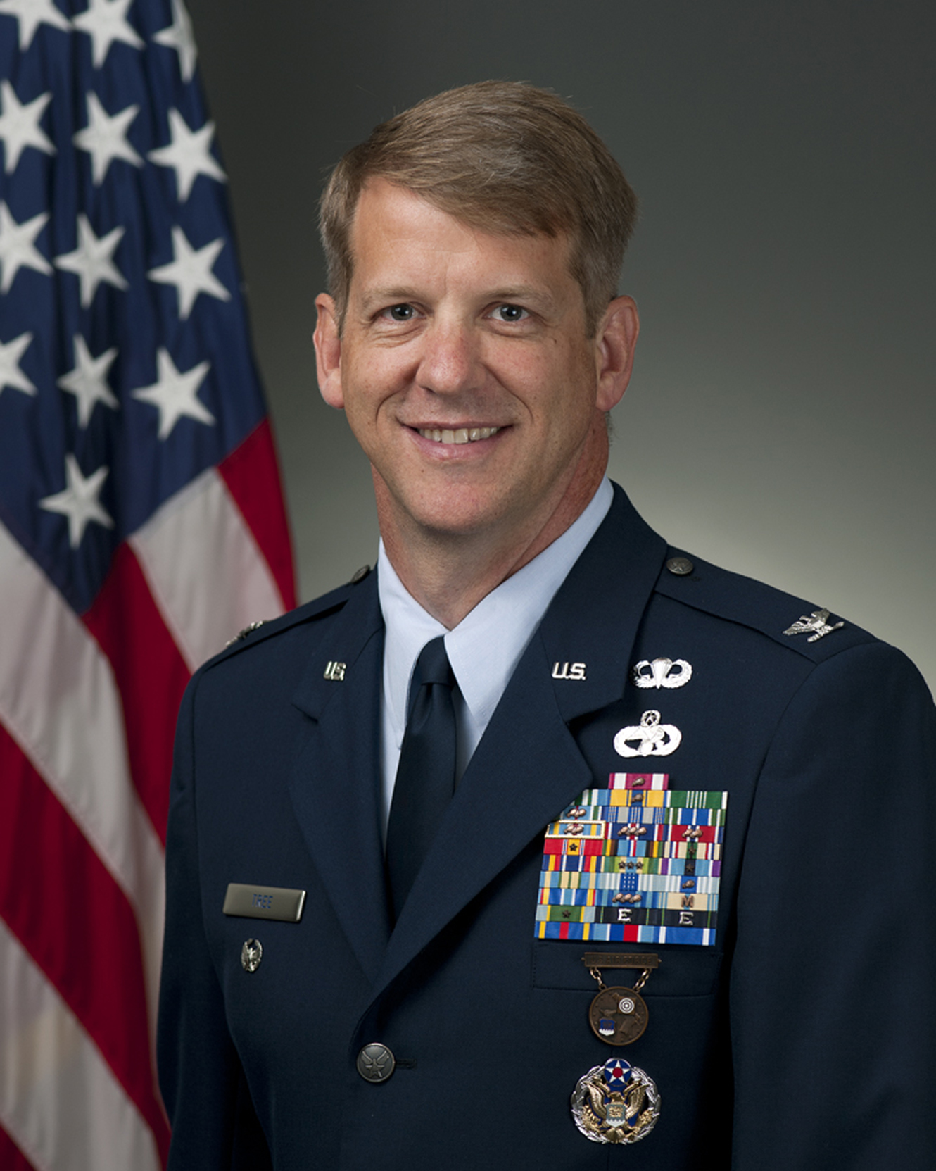 IMA colonel helps subdue unruly passenger