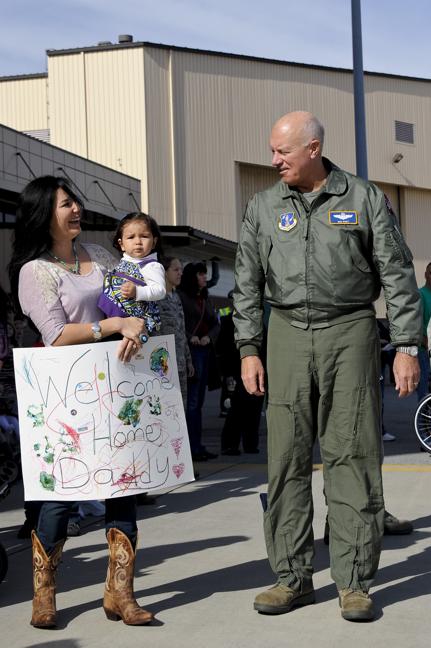 ANG leadership and congressman view JSTARS up close and personal ...