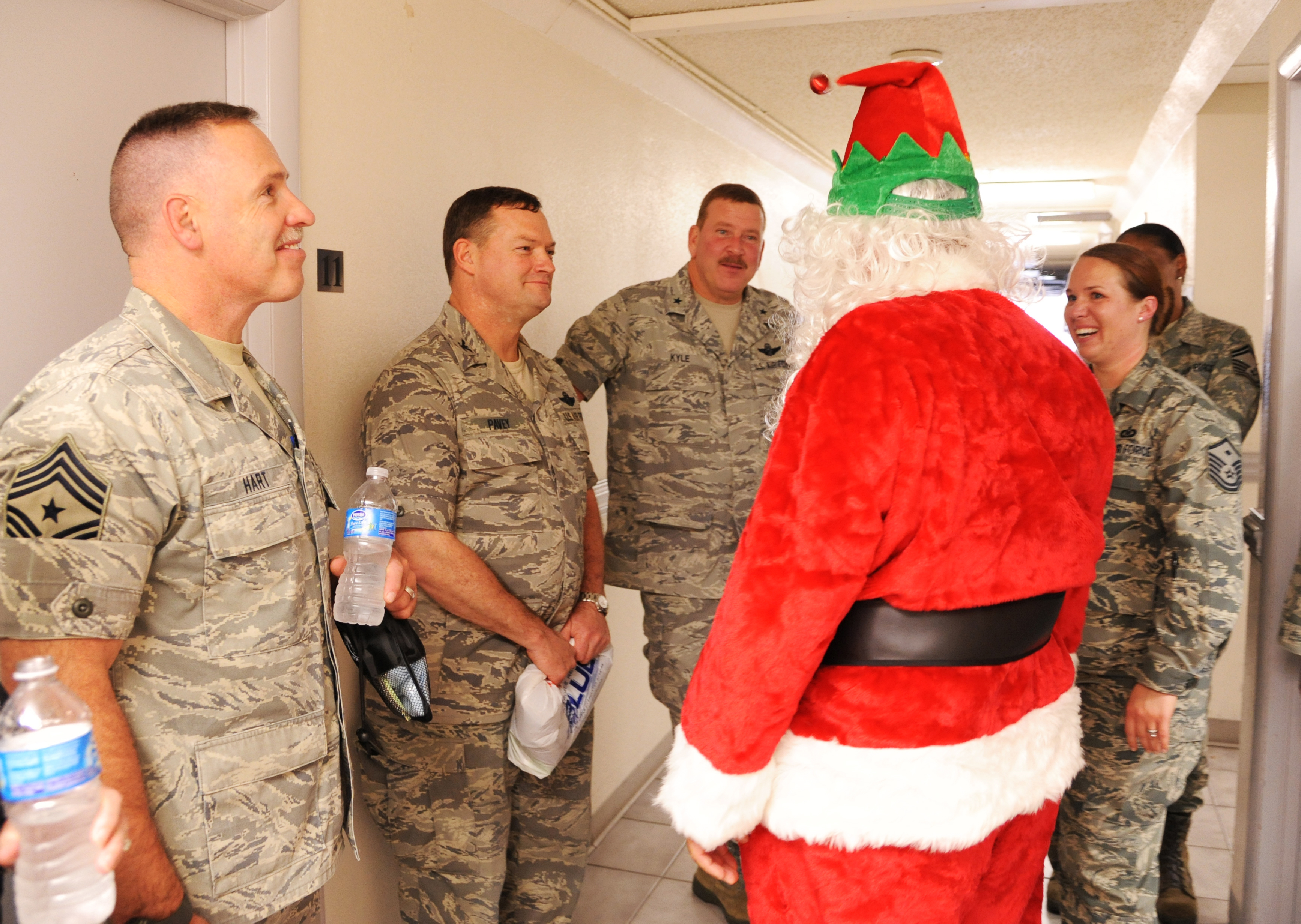 Santa Stops by 927th Holiday Party > 927th Air Refueling Wing > Article ...