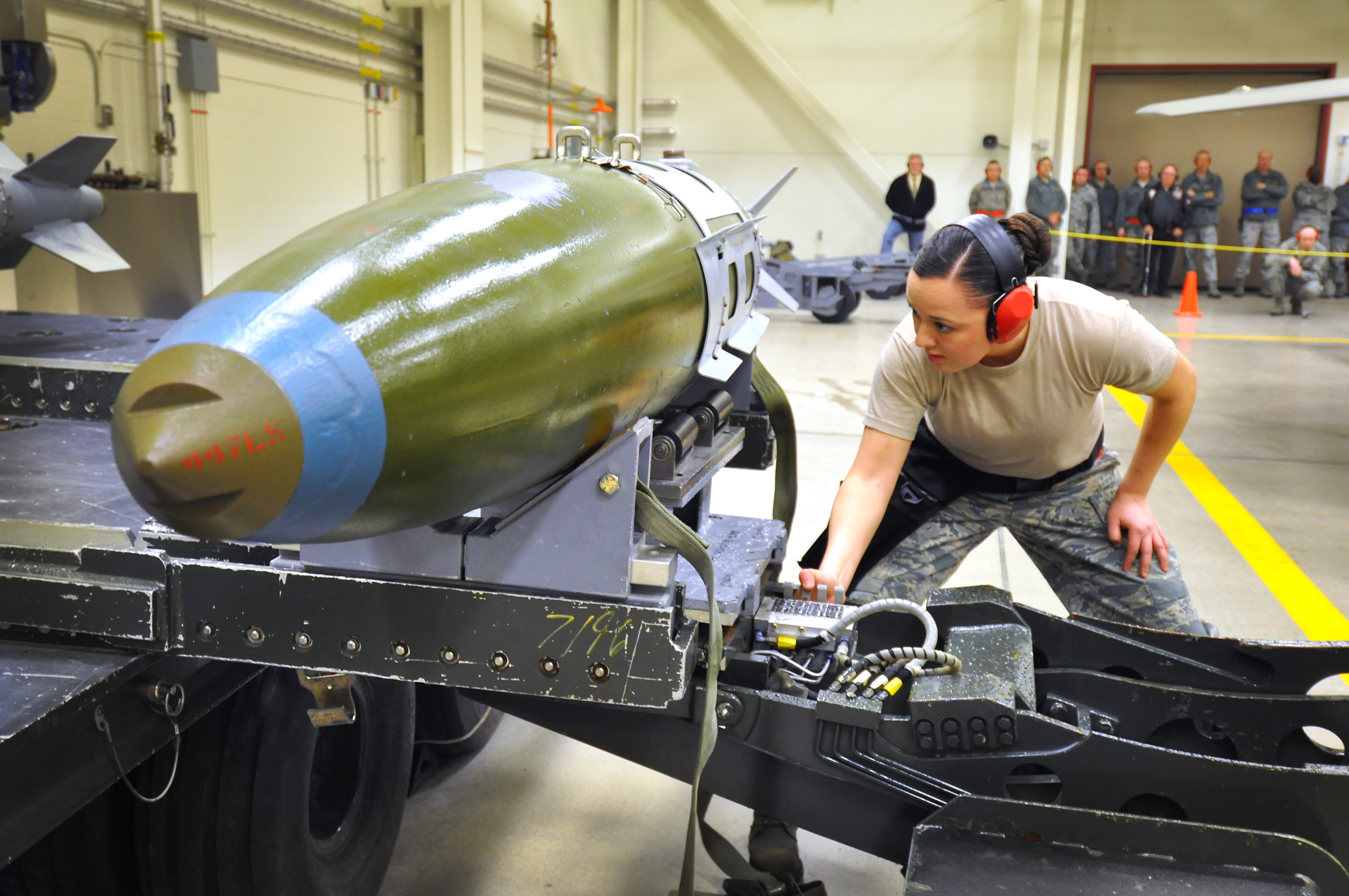 90th AMU wins quarterly load competition