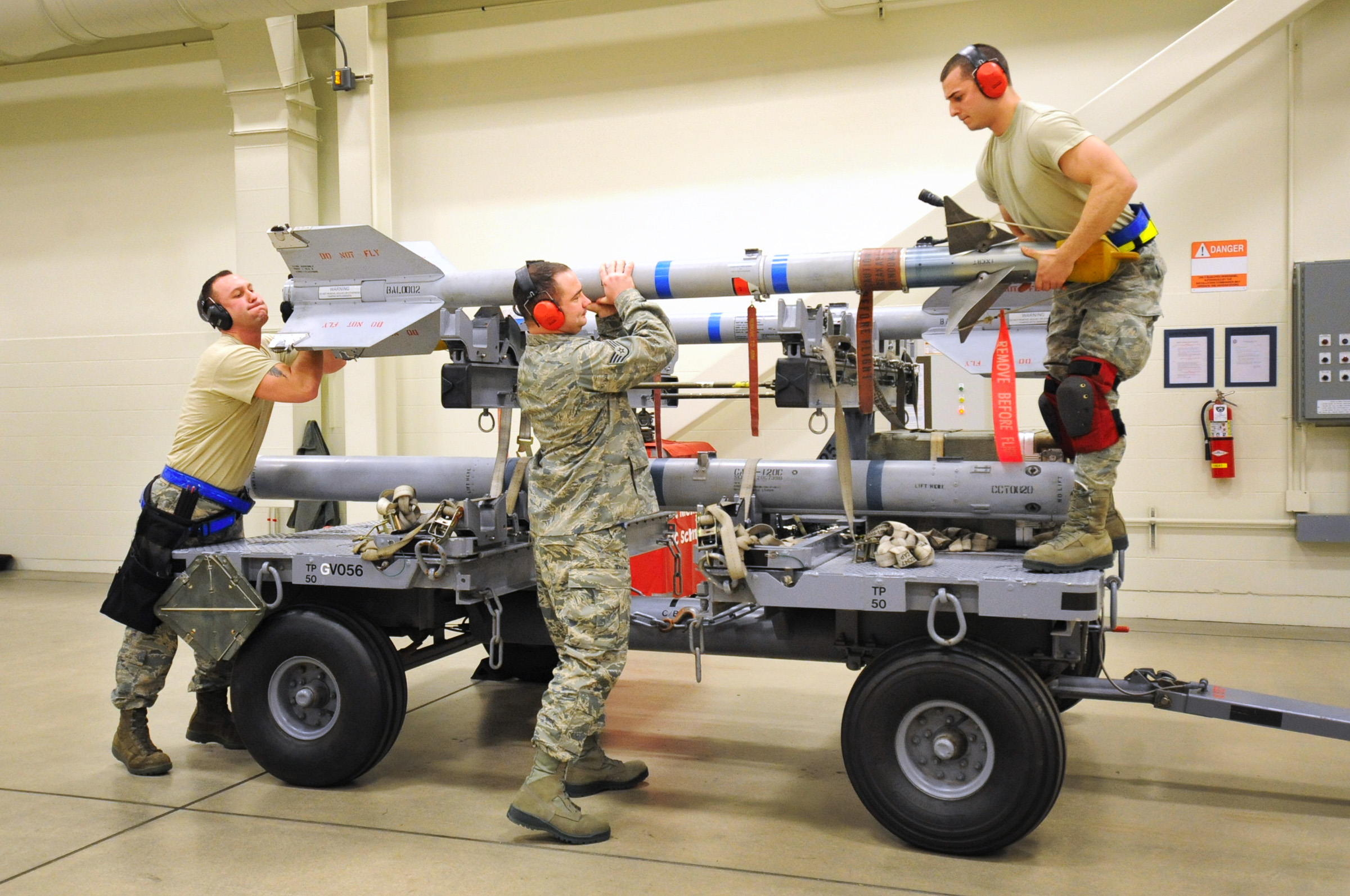 90th AMU wins quarterly load competition