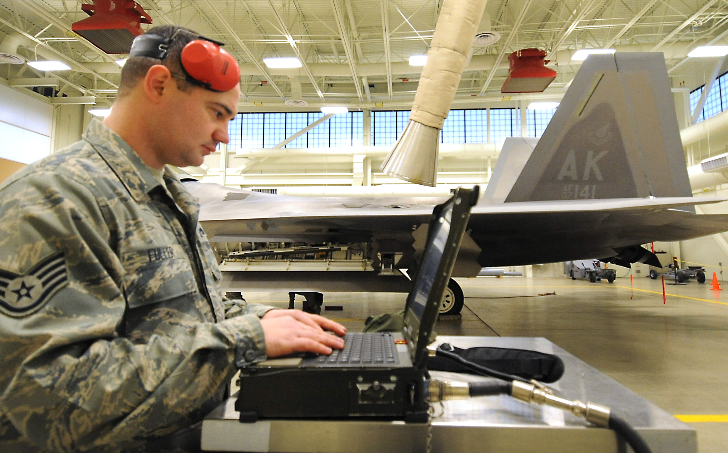 90th AMU wins quarterly load competition
