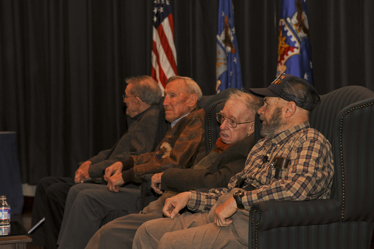 Battle of Bulge vets share experiences with EC Airmen > Twenty-First ...