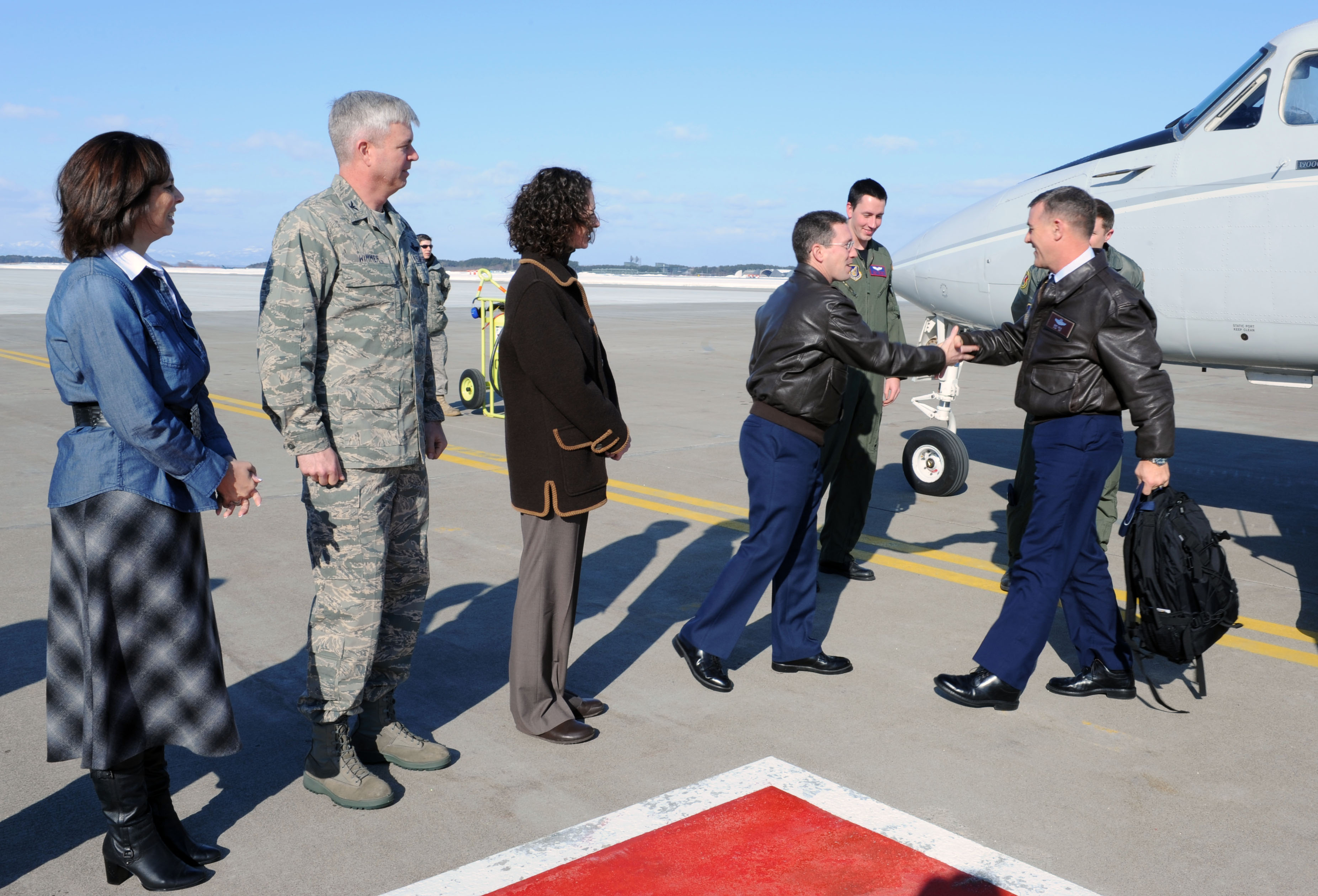 USFJ, 5AF commander visits Misawa > 5th Air Force > Article Display