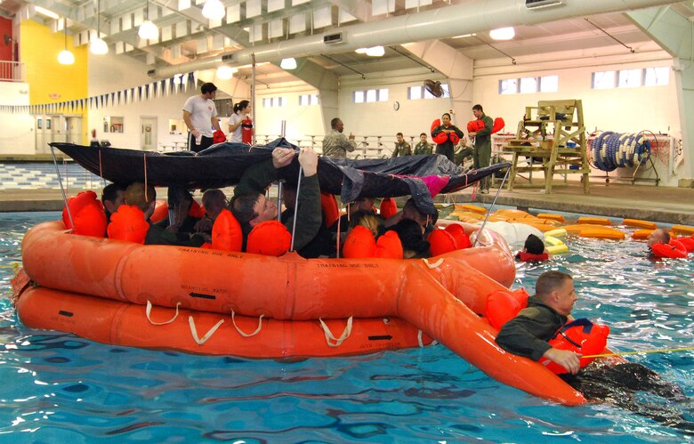 Water survival training keeps aircrews proficient > Air Force Reserve ...