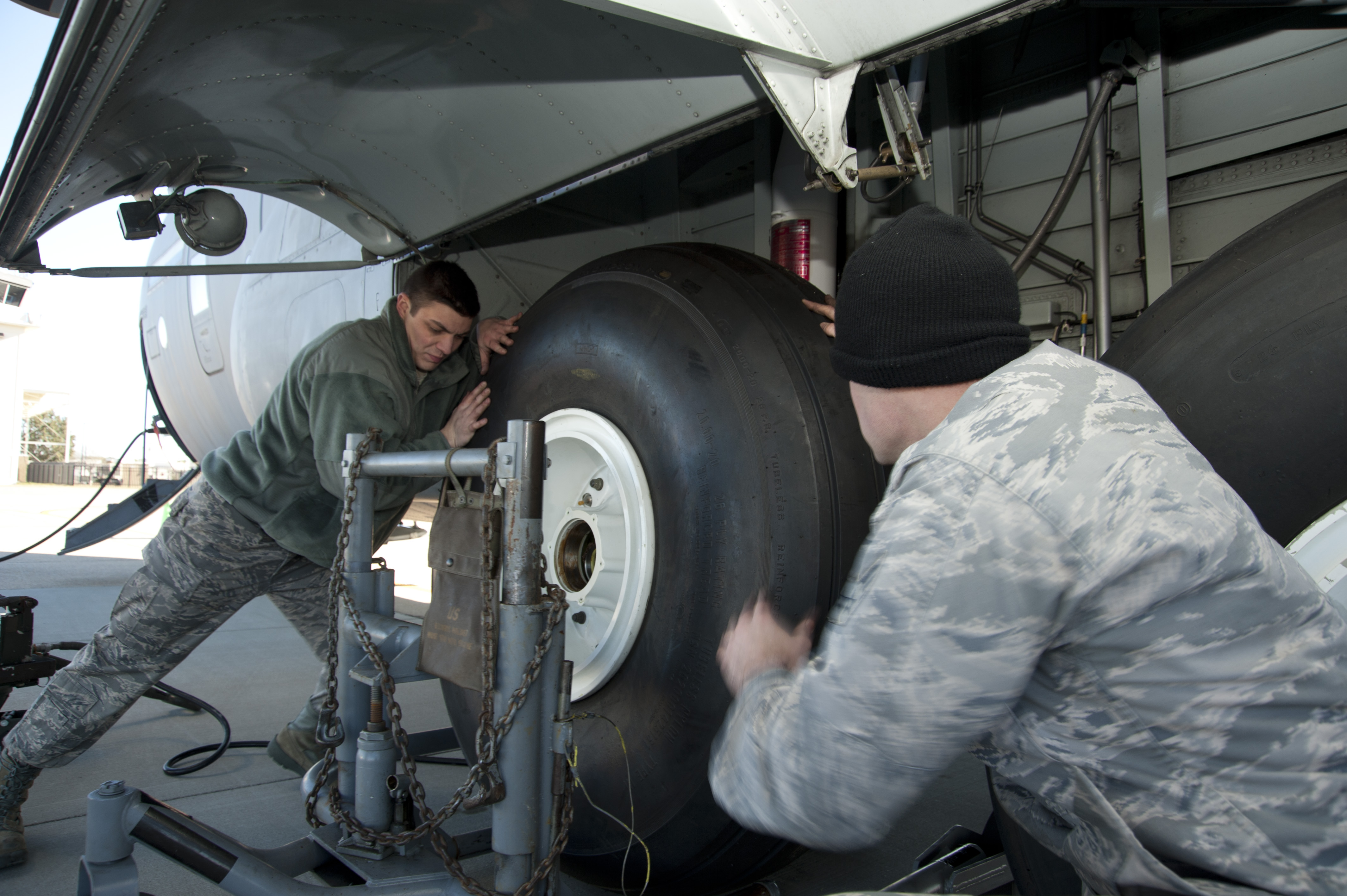 403rd Aircraft Maintenance Squadron training