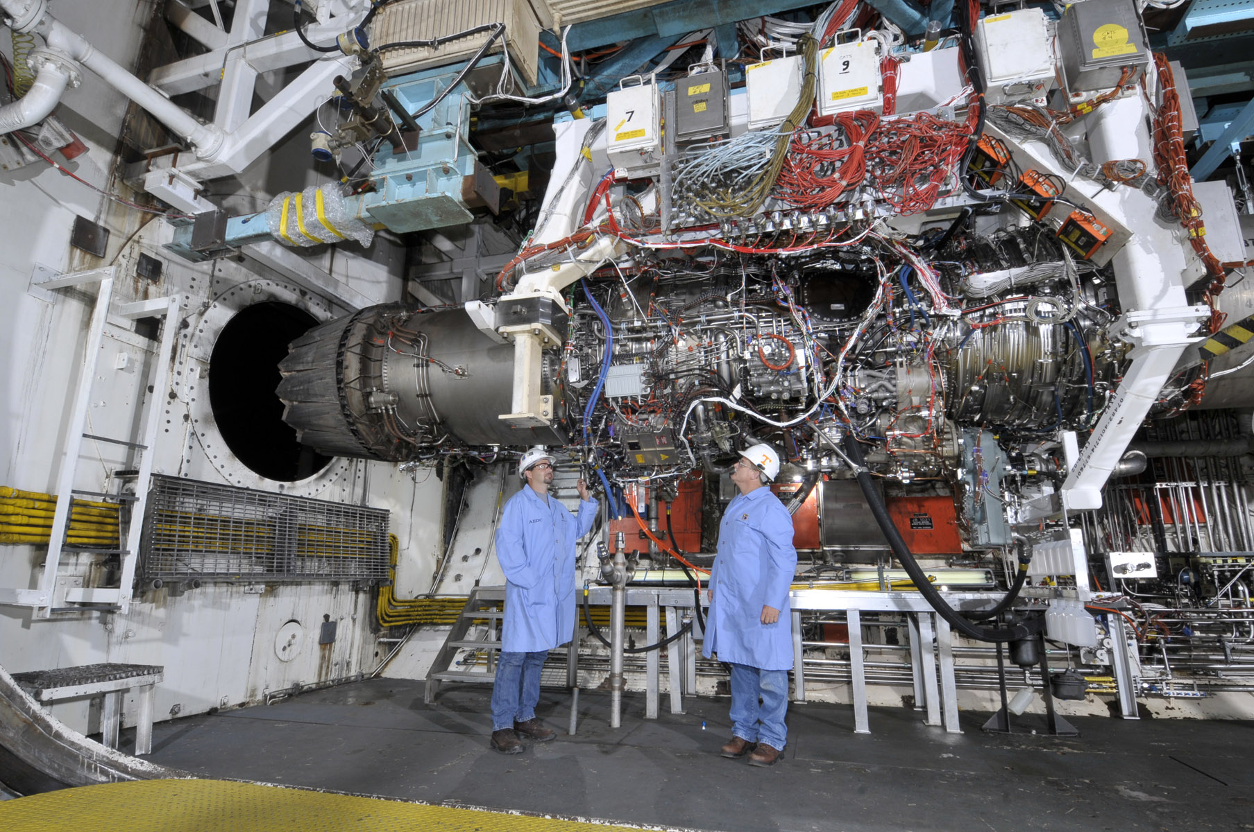 AEDC team tests F136 Joint Strike Fighter engine