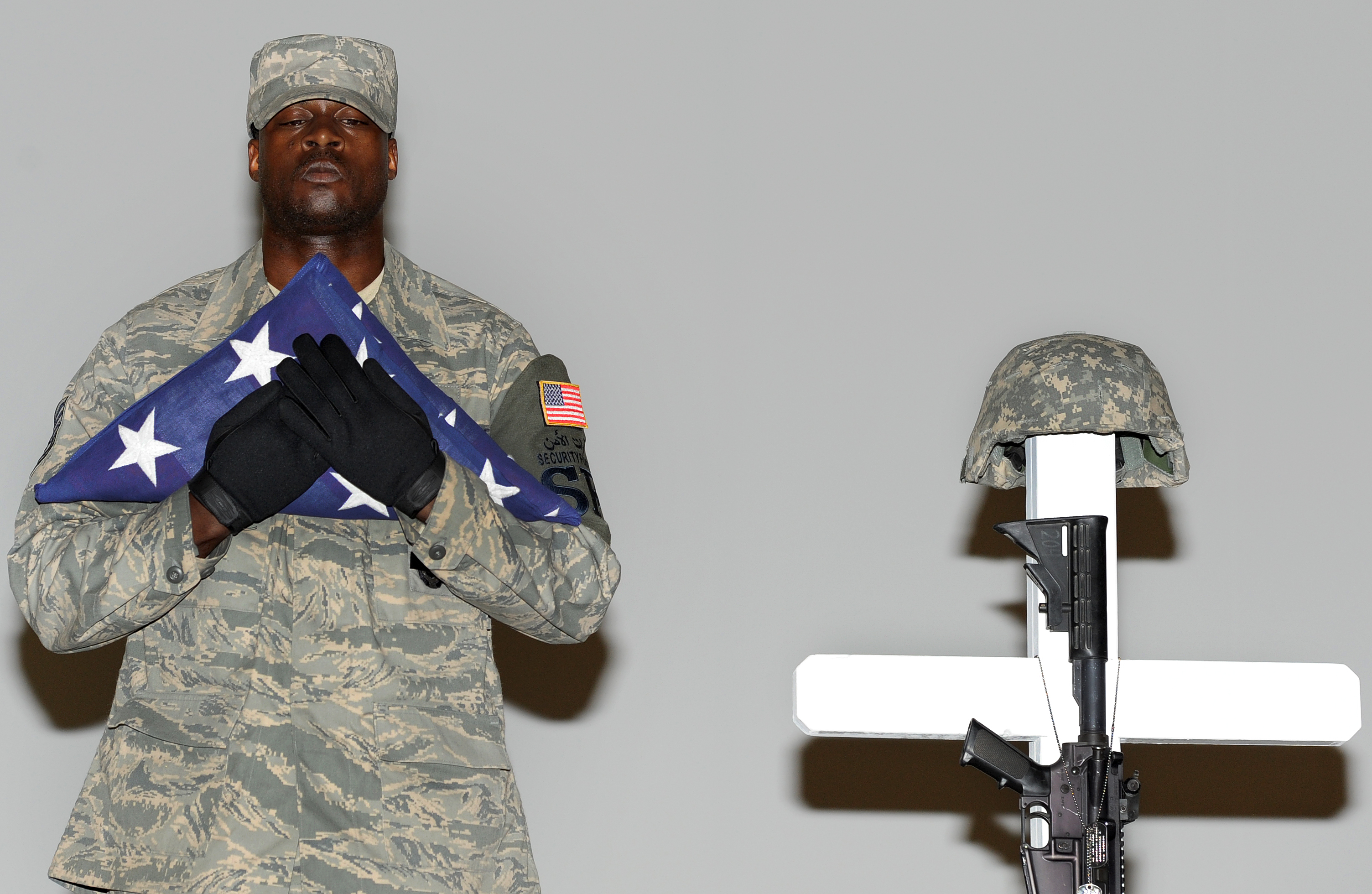 Deployed Airmen celebrate the life of a fallen Defender > 501st Combat ...