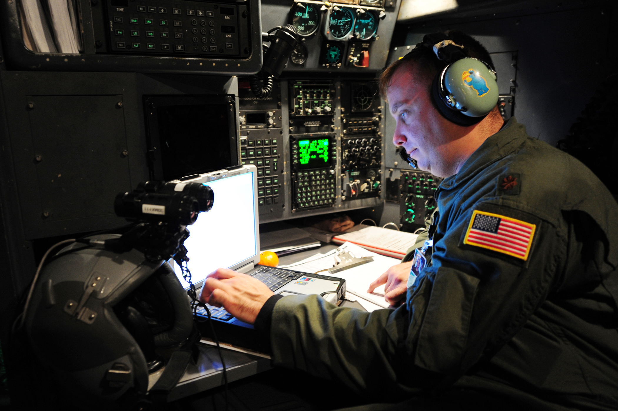 Airmen demonstrate massive airdrop, teamwork in joint exercise > Air ...
