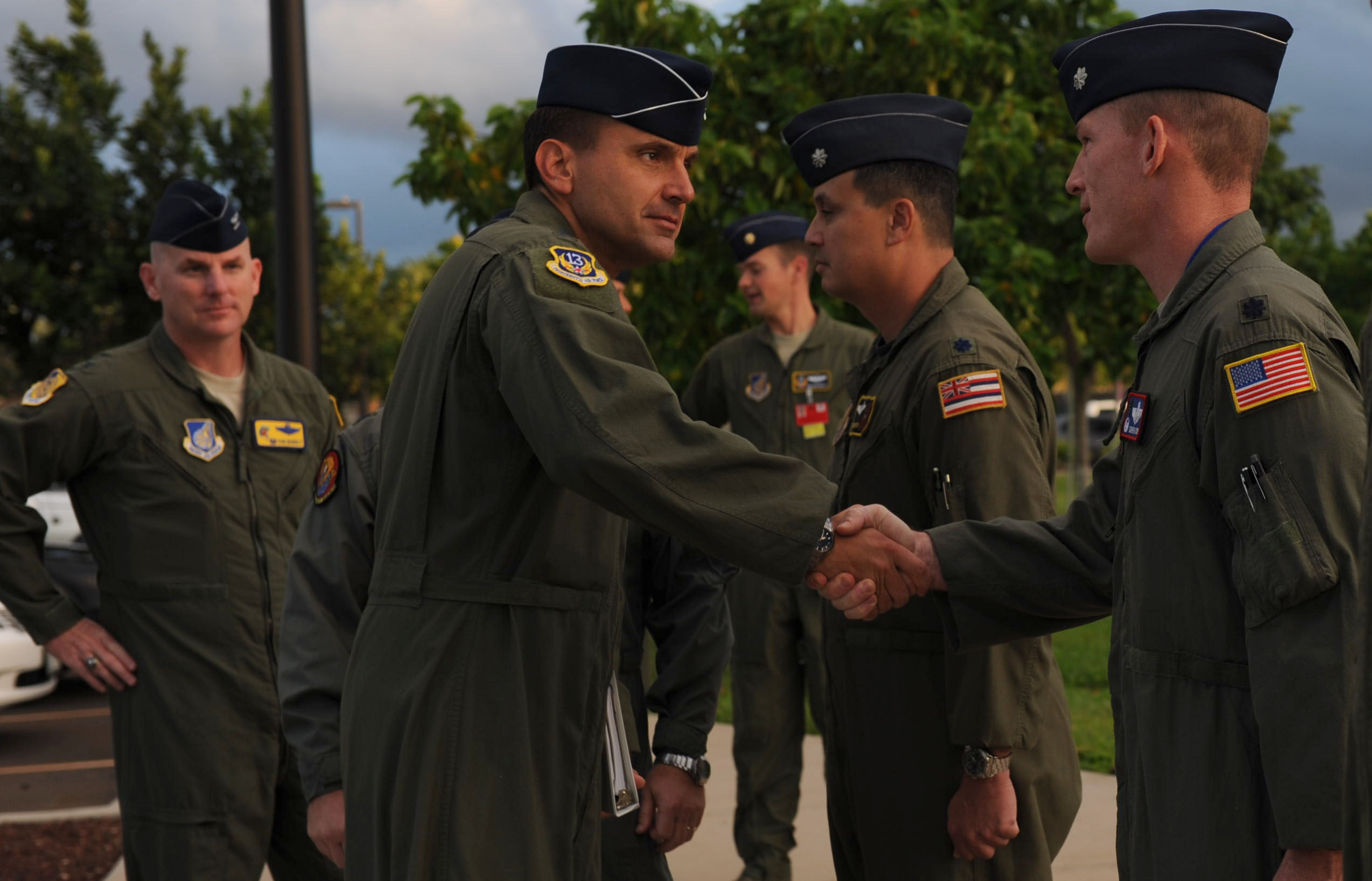 13th AF commander visits the 15th Wing > 15th Wing > Article Display