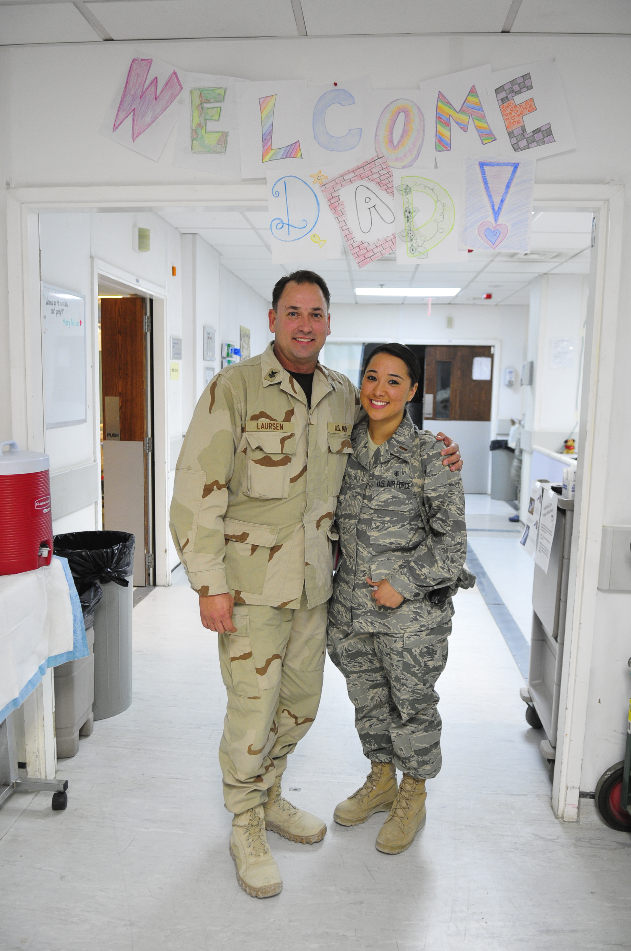 President's promise reunites deployed father, daughter > U.S. Air ...