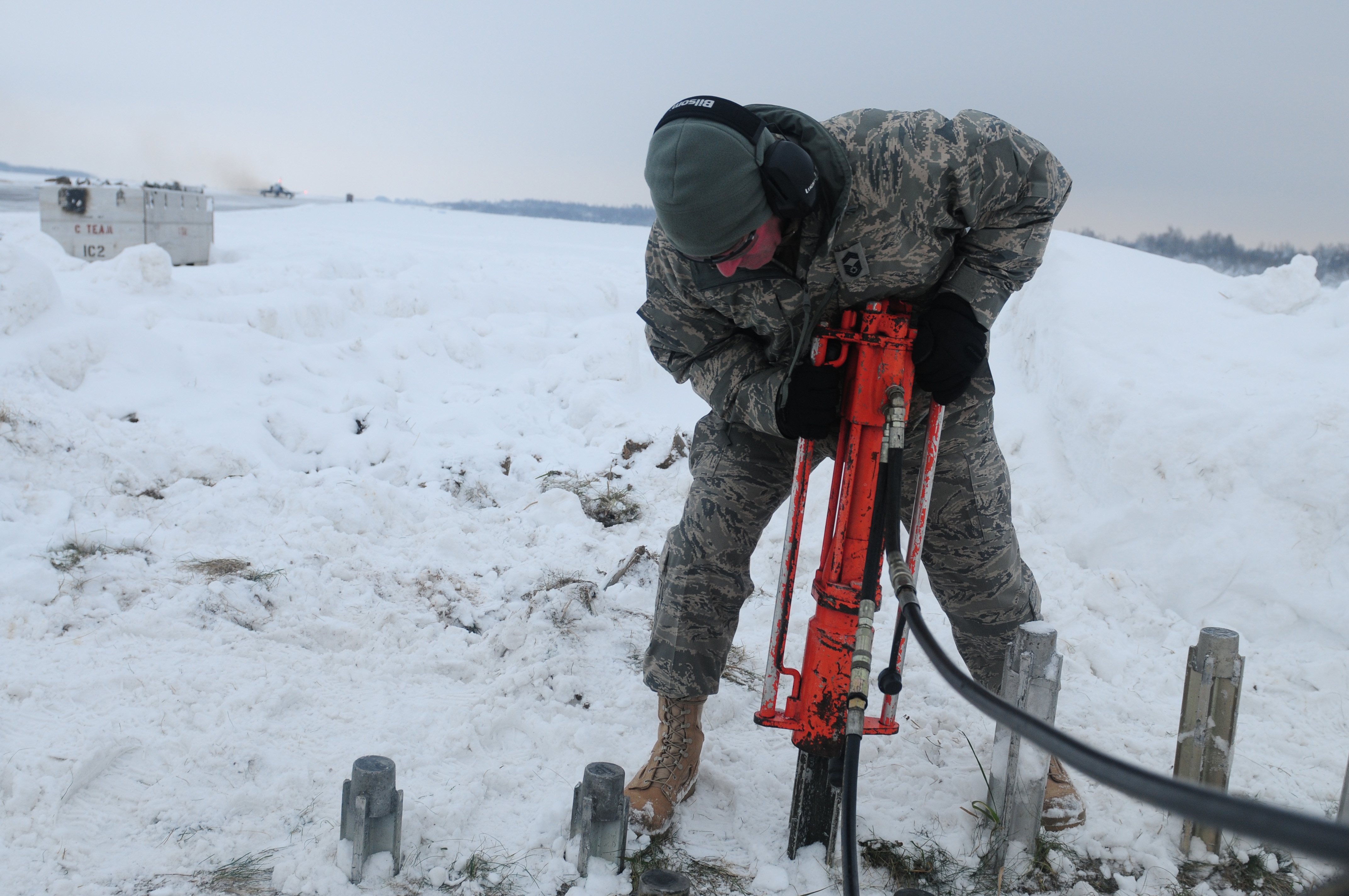 Barrier maintainers support NATO Baltic air policing mission > Ramstein ...