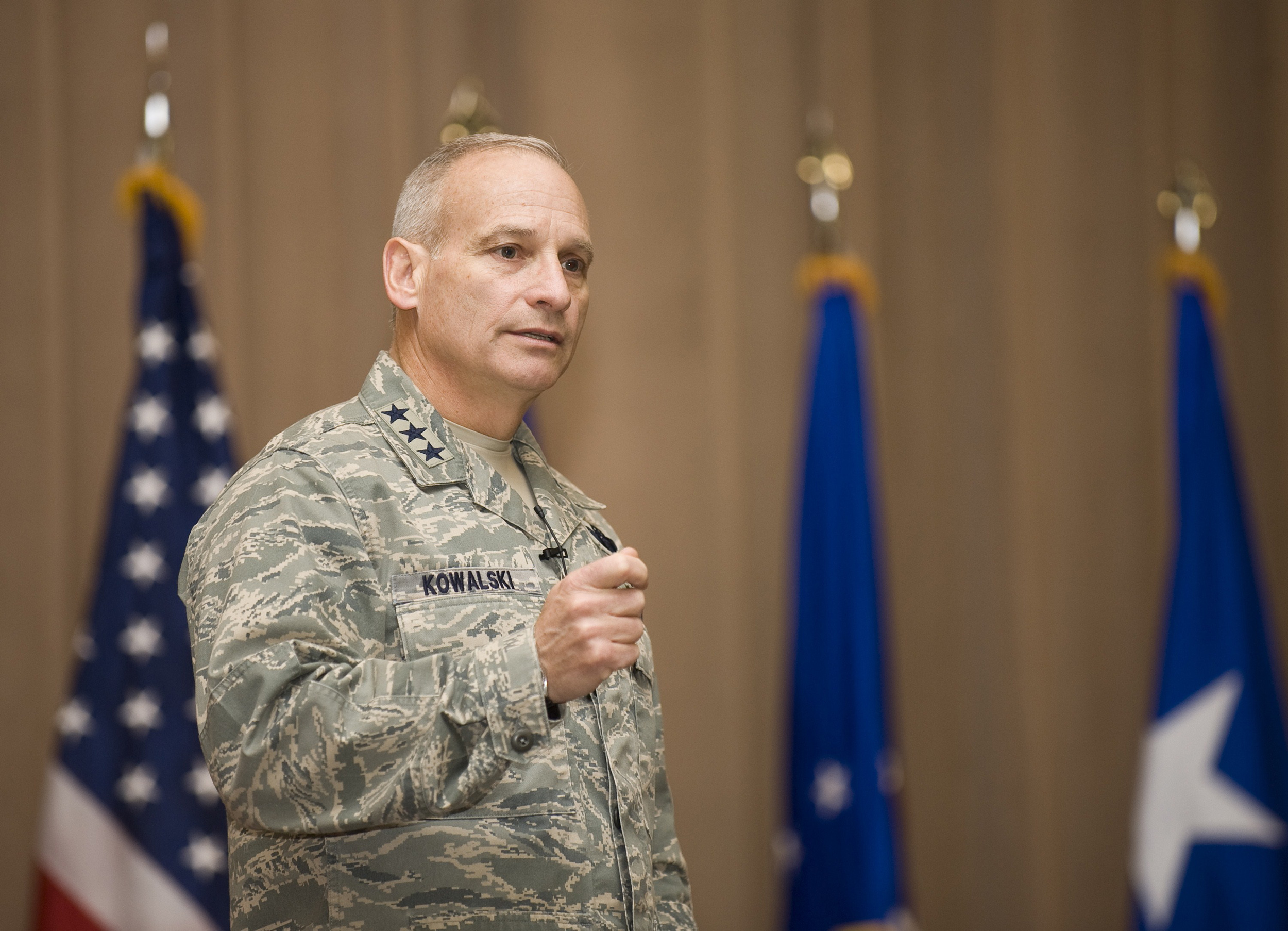New AFGSC commander visits MAFB > Malmstrom Air Force Base > Article ...