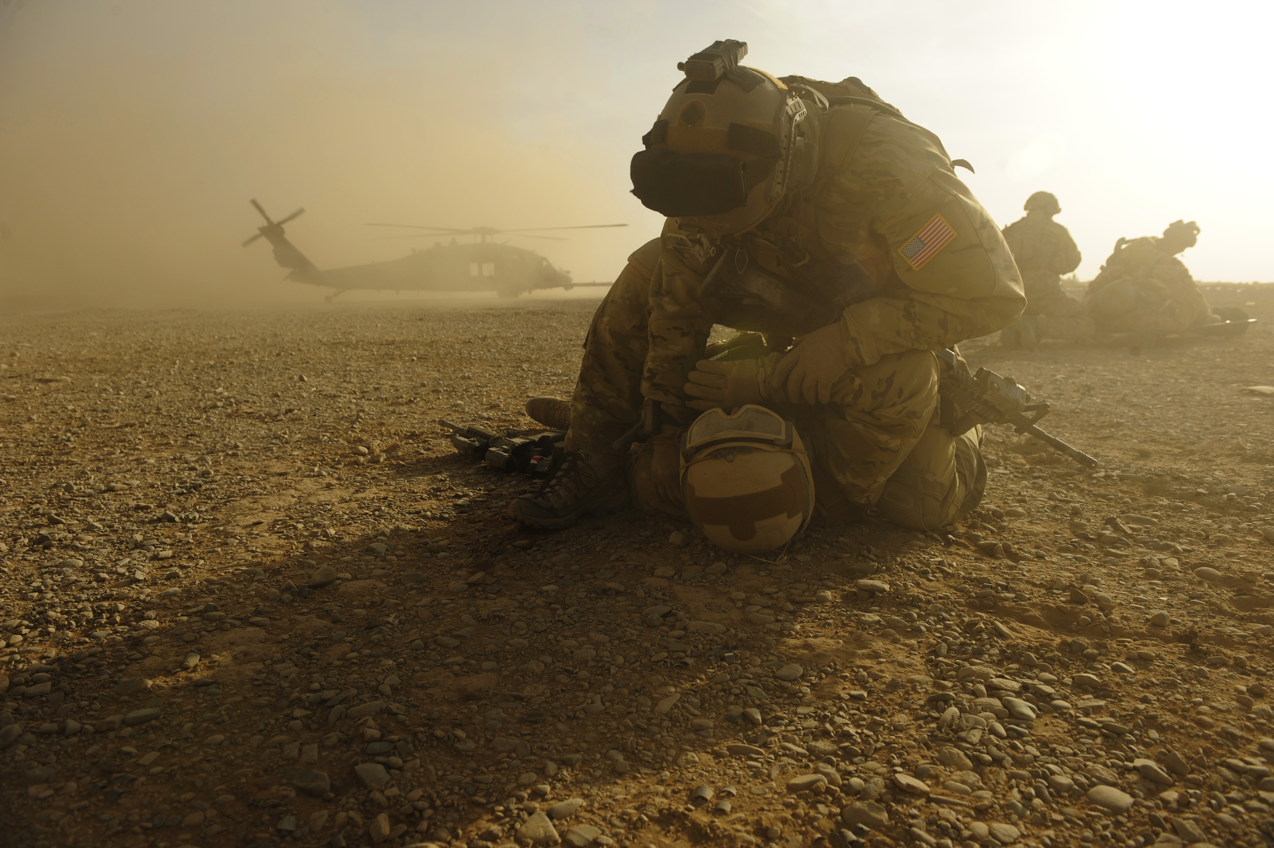 CSAR Airmen give ultimate holiday gift: Airlift for wounded Soldier > U ...