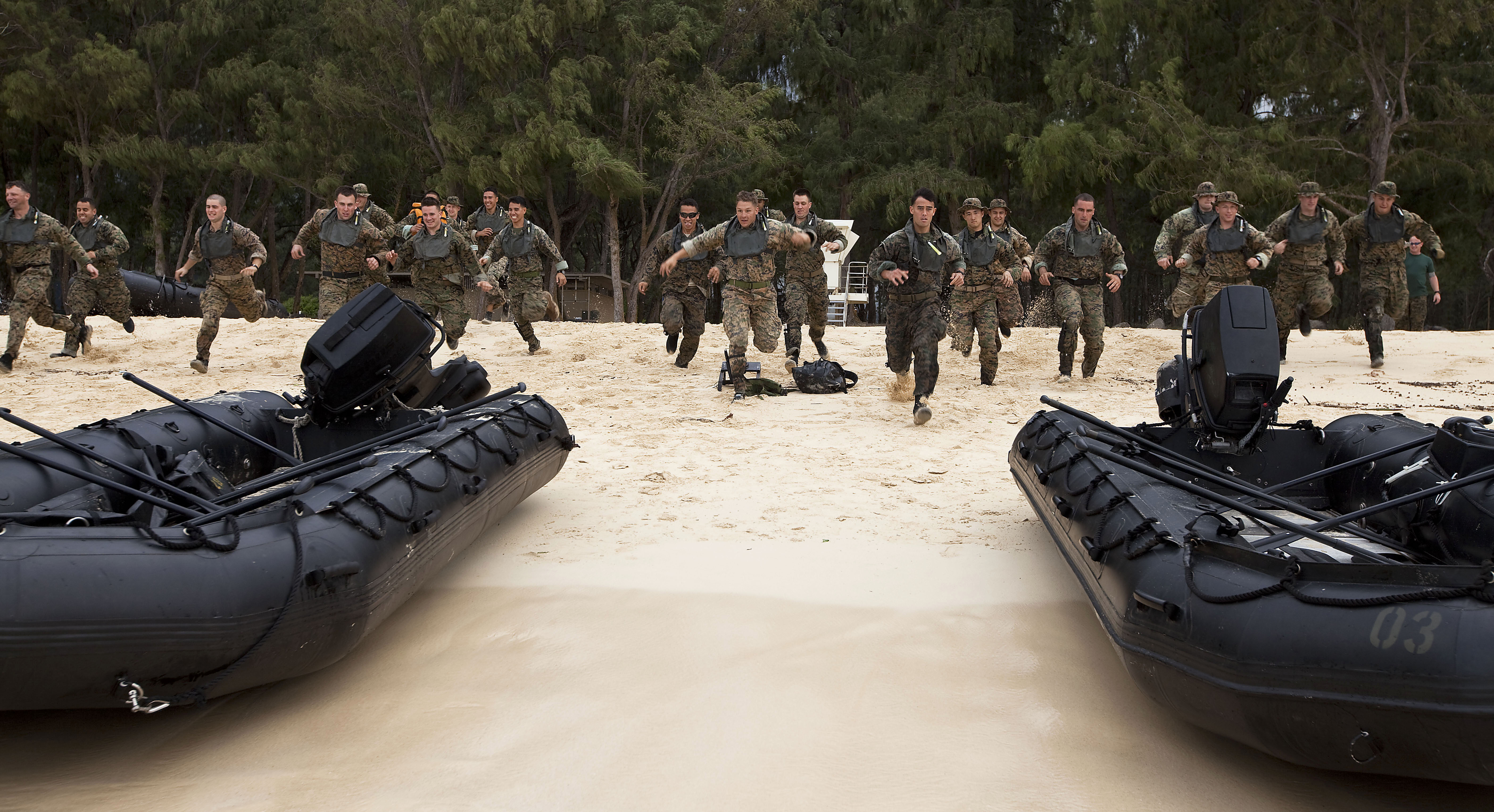 Polishing perishable skills: 4th Force Recon Marines dive to train ...