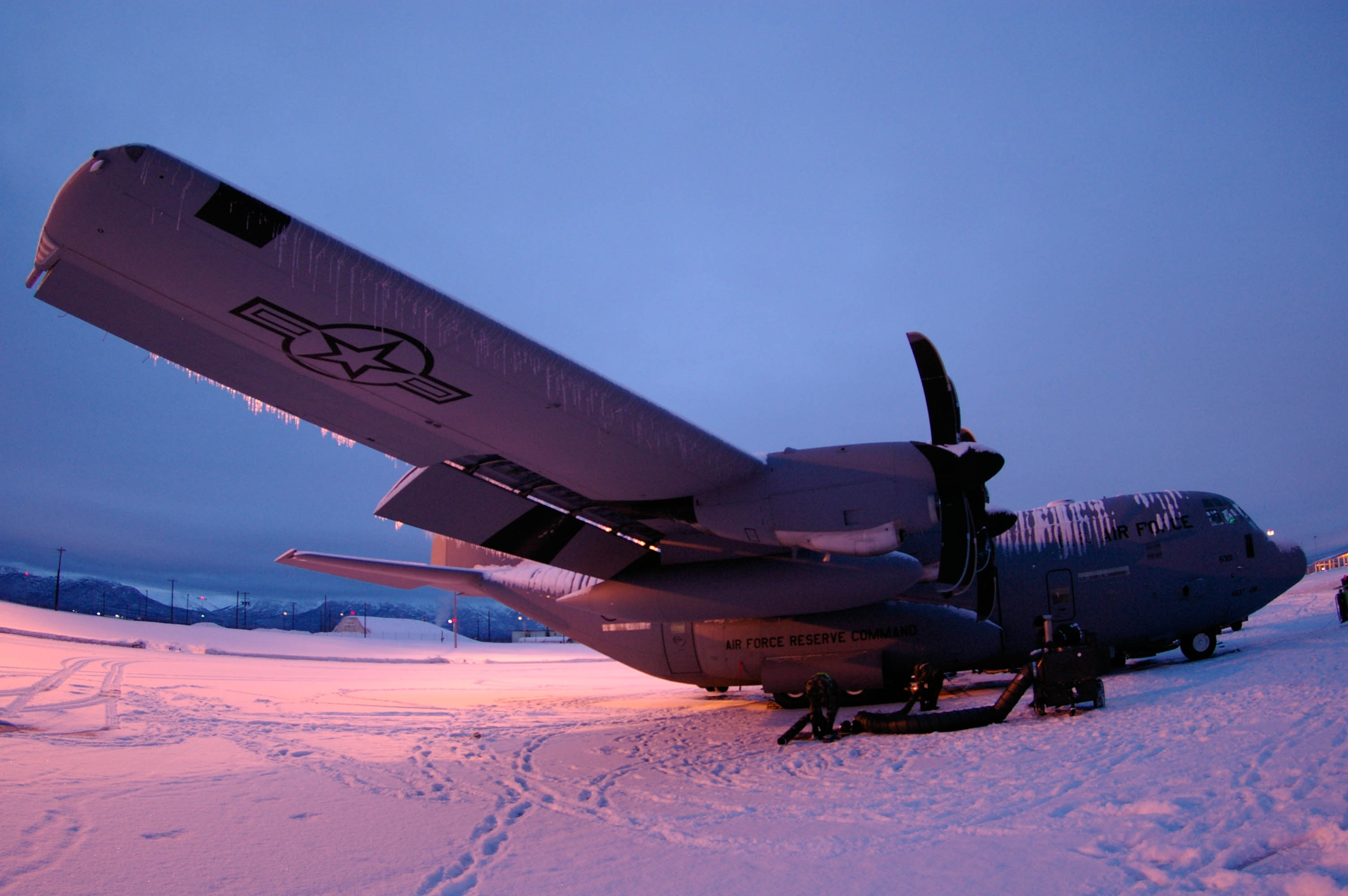 Hurricane Hunters switch gears to fly winter storms missions > Air ...