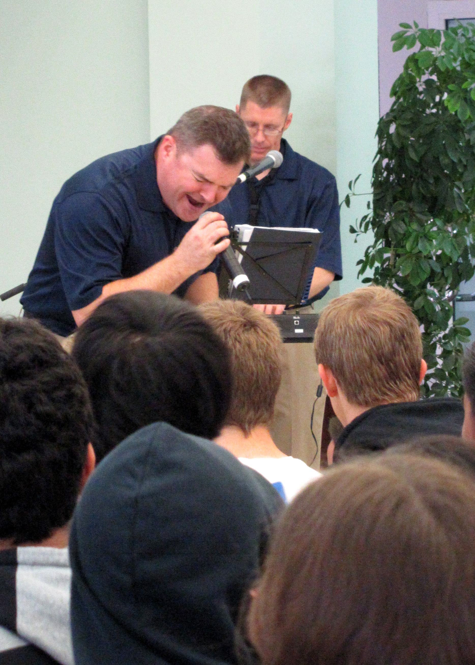 Starlifter brings live, energetic performance to school in Southwest ...