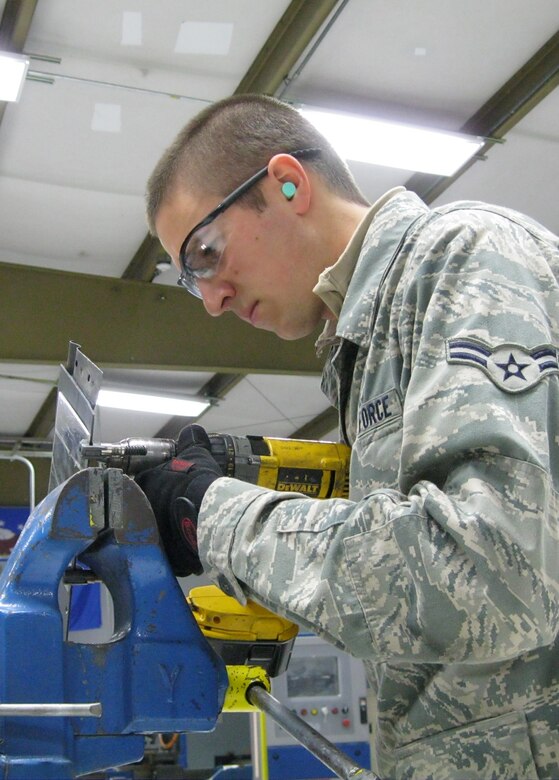 Structural Airmen help keep jets in sky > Seymour Johnson Air Force ...