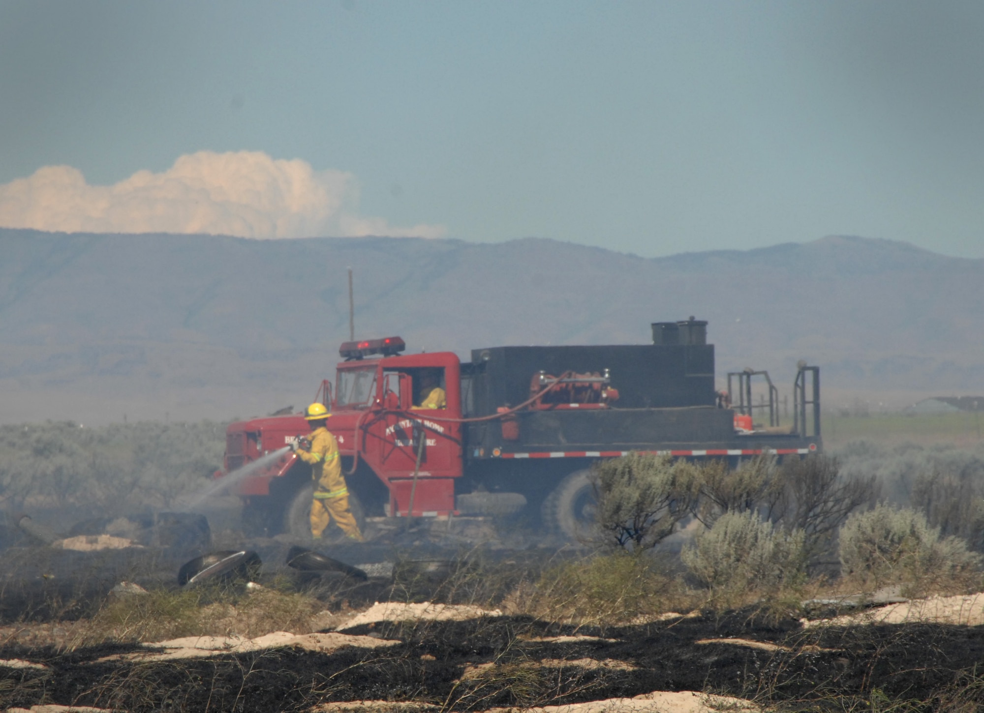 Gunfighters battle blaze > Mountain Home Air Force Base > Article Display