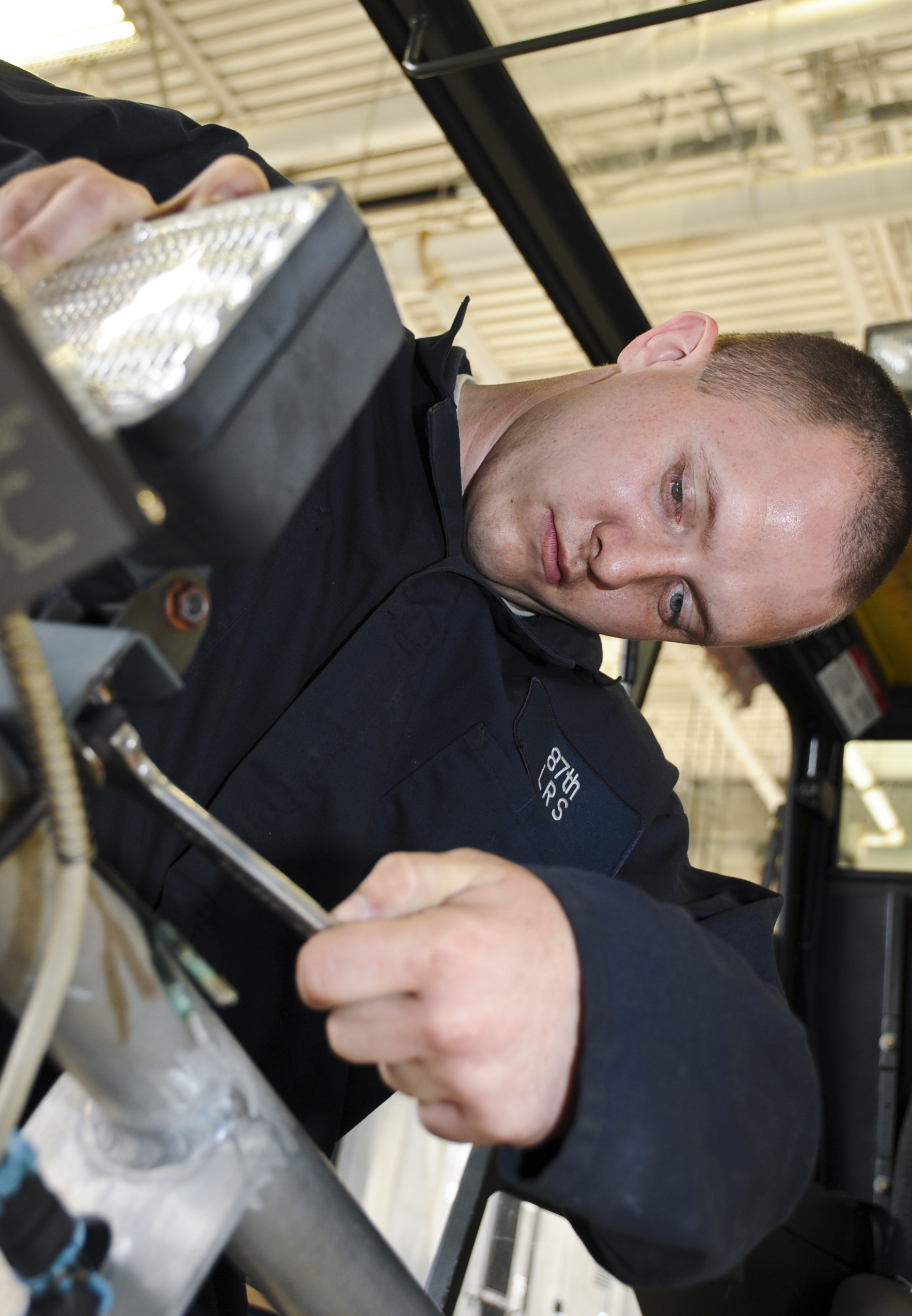 It's all in a day's work: vehicle maintainers fight heat, combat cold ...